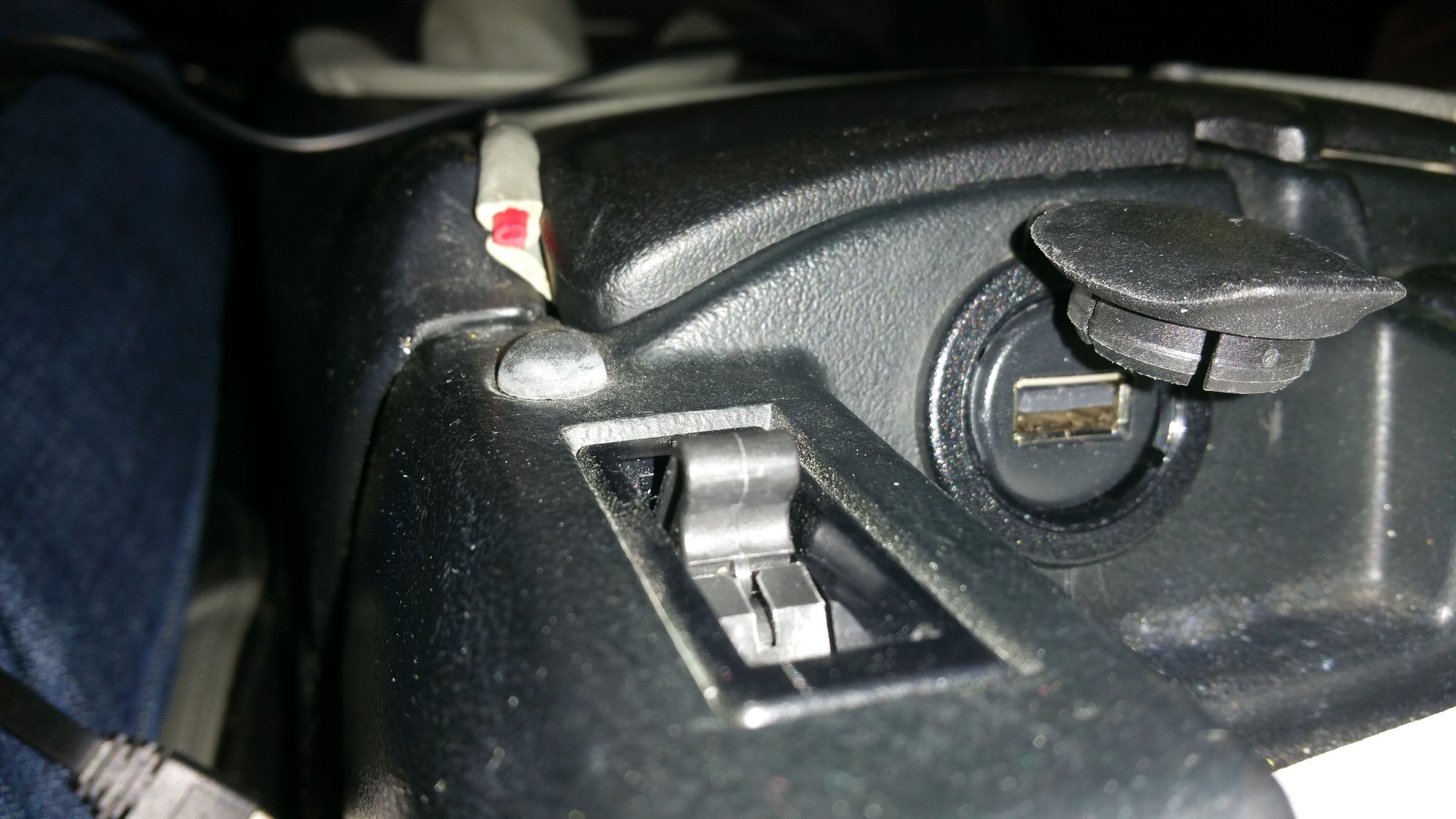 Center Console USB Port Picture - CorvetteForum - Chevrolet Corvette ...