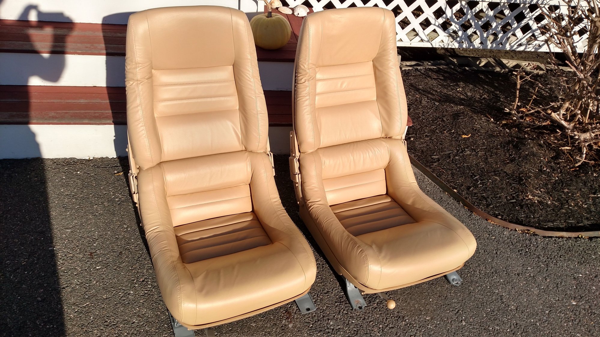 Clamshell seats or ??? - CorvetteForum - Chevrolet Corvette Forum ...