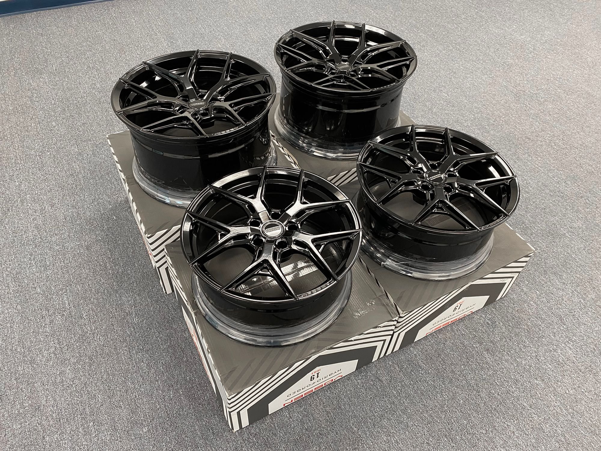 Selling for Customer- Vossen HF-5 Gloss Black 19/20 option ...