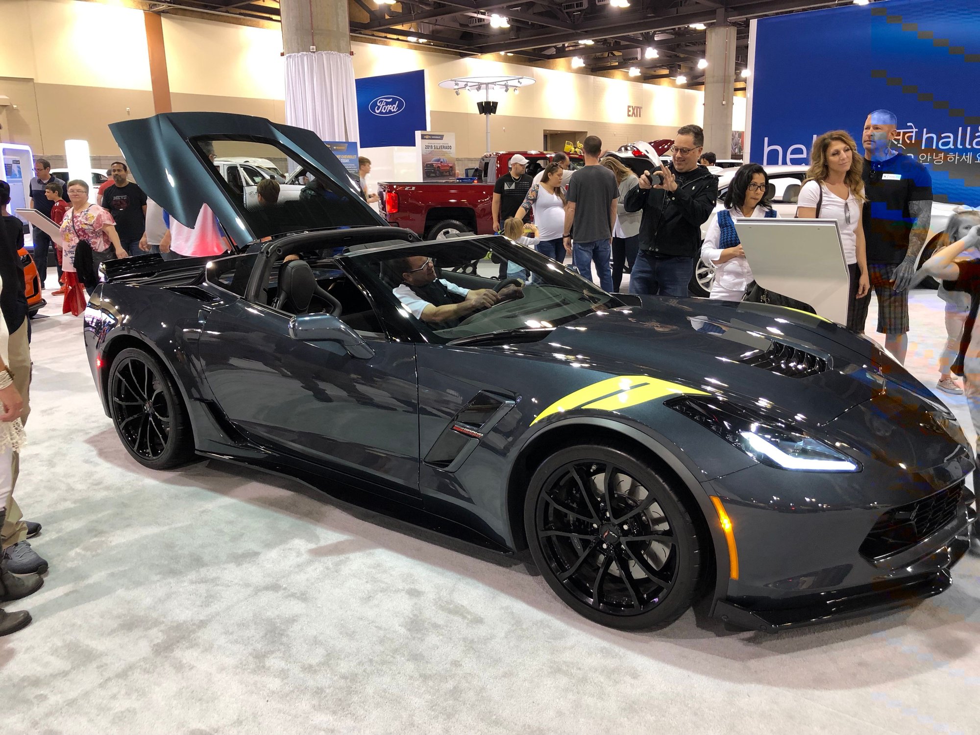 Phoenix Auto Show Sunday.... - CorvetteForum - Chevrolet Corvette Forum ...