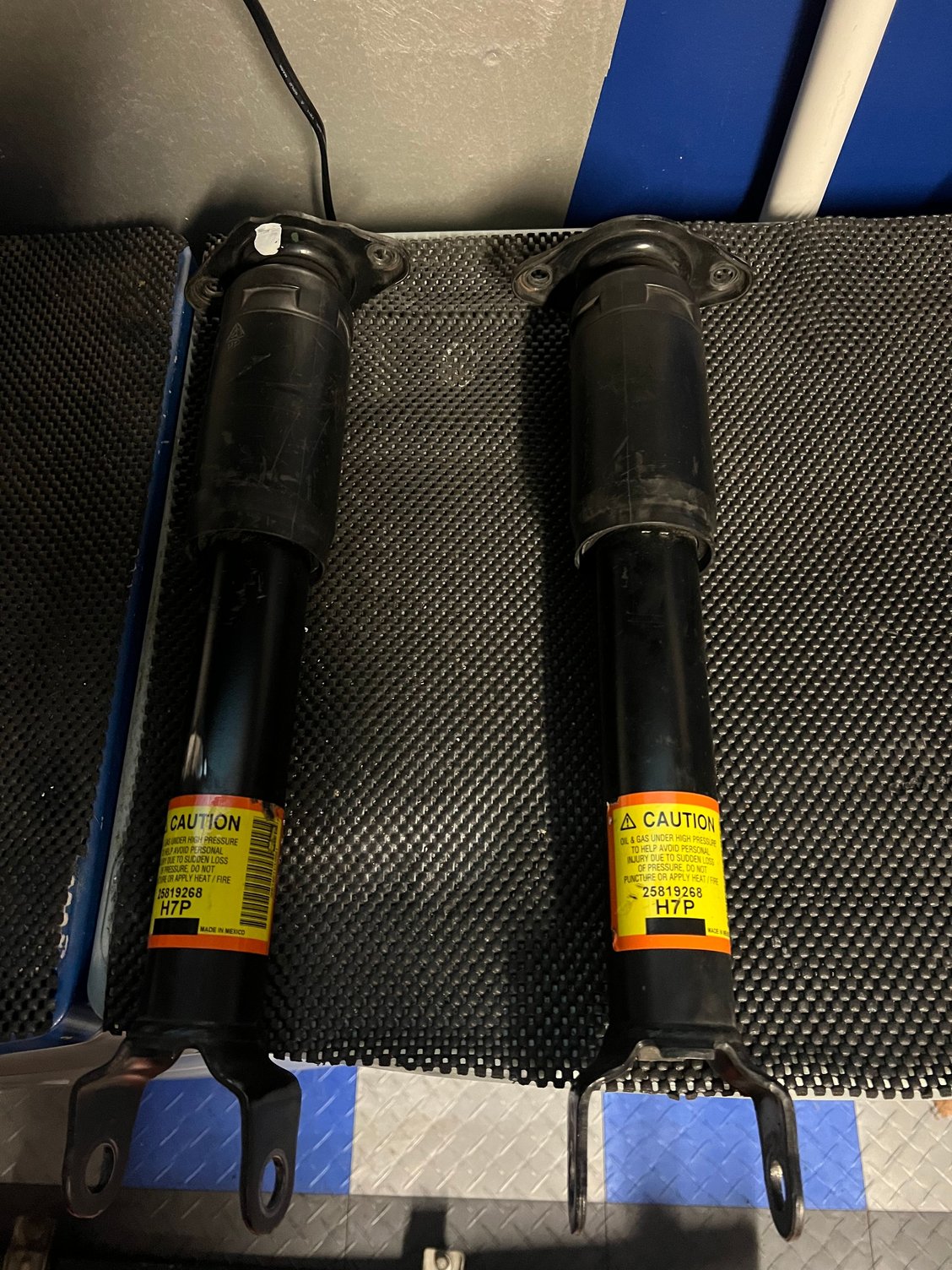 FS (For Sale) C6 z06 shocks 2001 z06 front and rear leaf springs ...