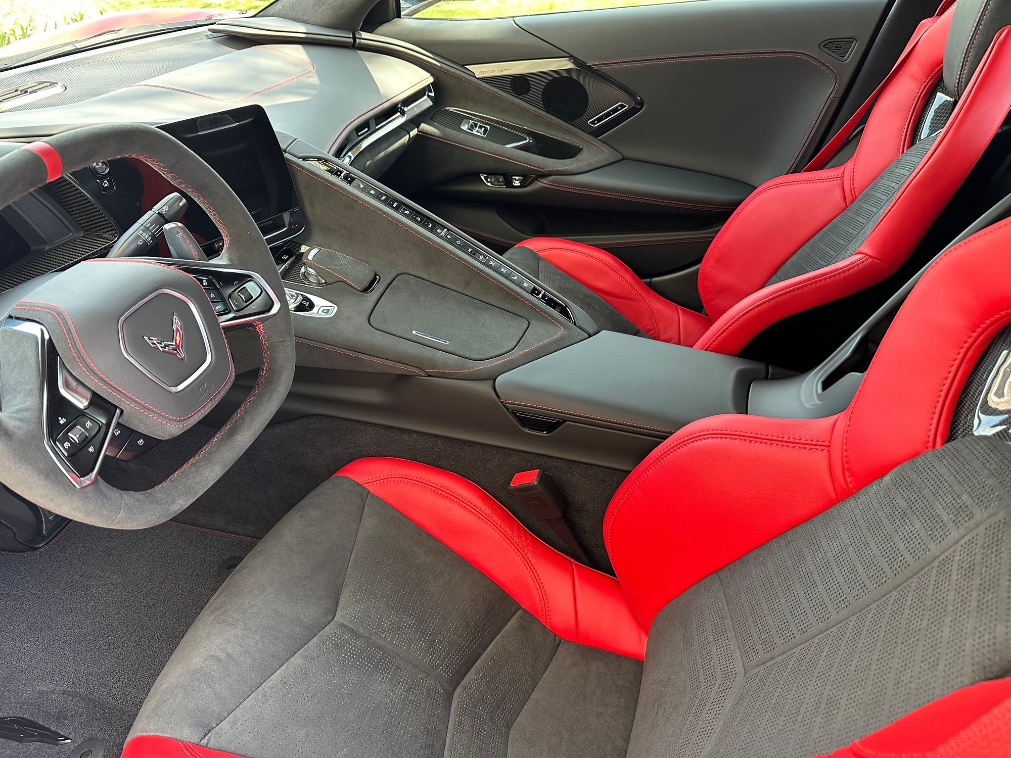 Help/Question: 2024 3LT 2 tone red/black interior package options ...