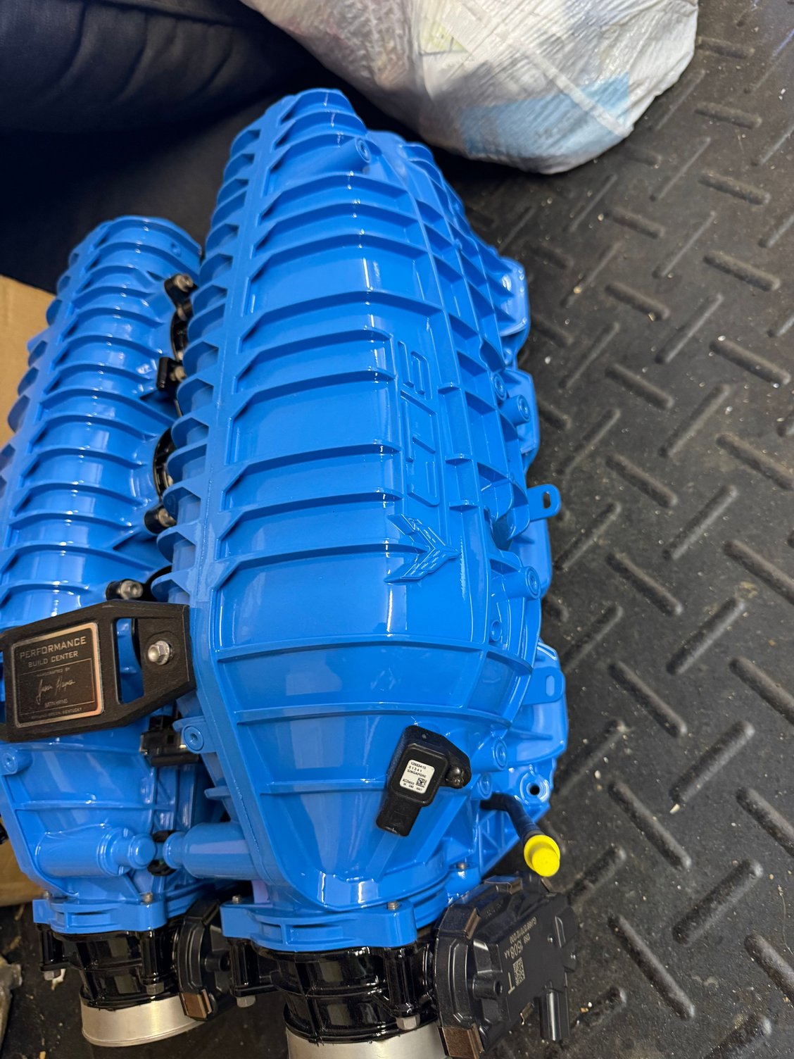 FS (For Sale) Rapid blue painted LT6 intake manifold. - CorvetteForum ...