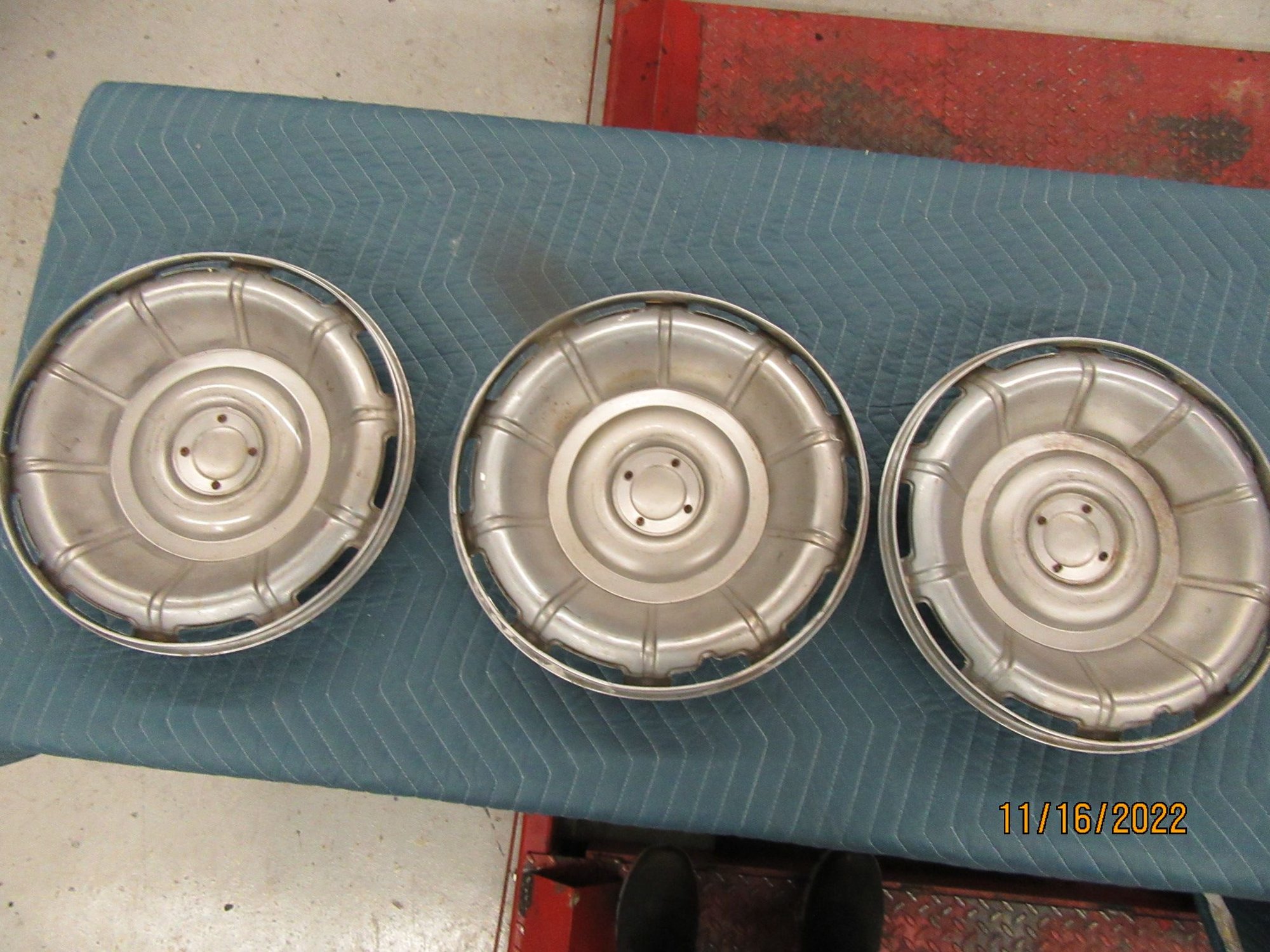 FS (For Sale) 1959 Original Hubcaps - CorvetteForum - Chevrolet ...