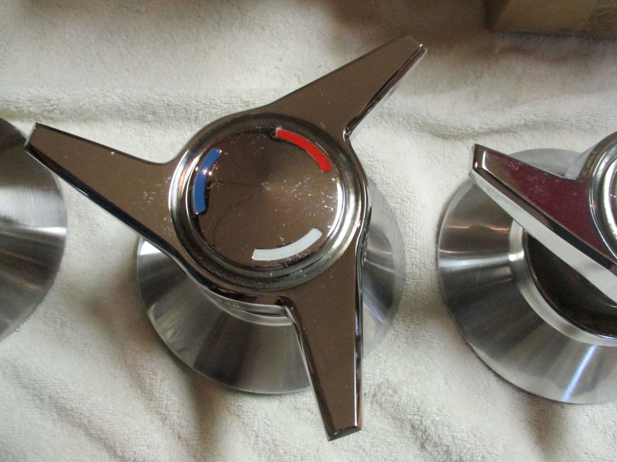 FS (For Sale) Full set of new knock off wheel mounting hardware ...