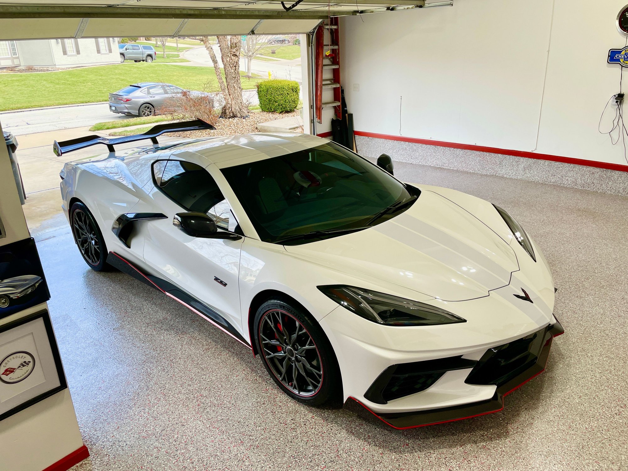 Steve Garrett's 70th Anniversary White Pearl Metallic Tri-coat Stingray ...