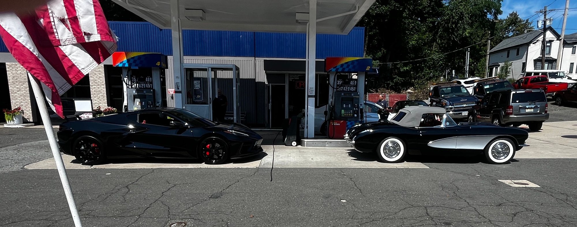 C2 Old photo of Corvettes at a Sunoco station - CorvetteForum ...