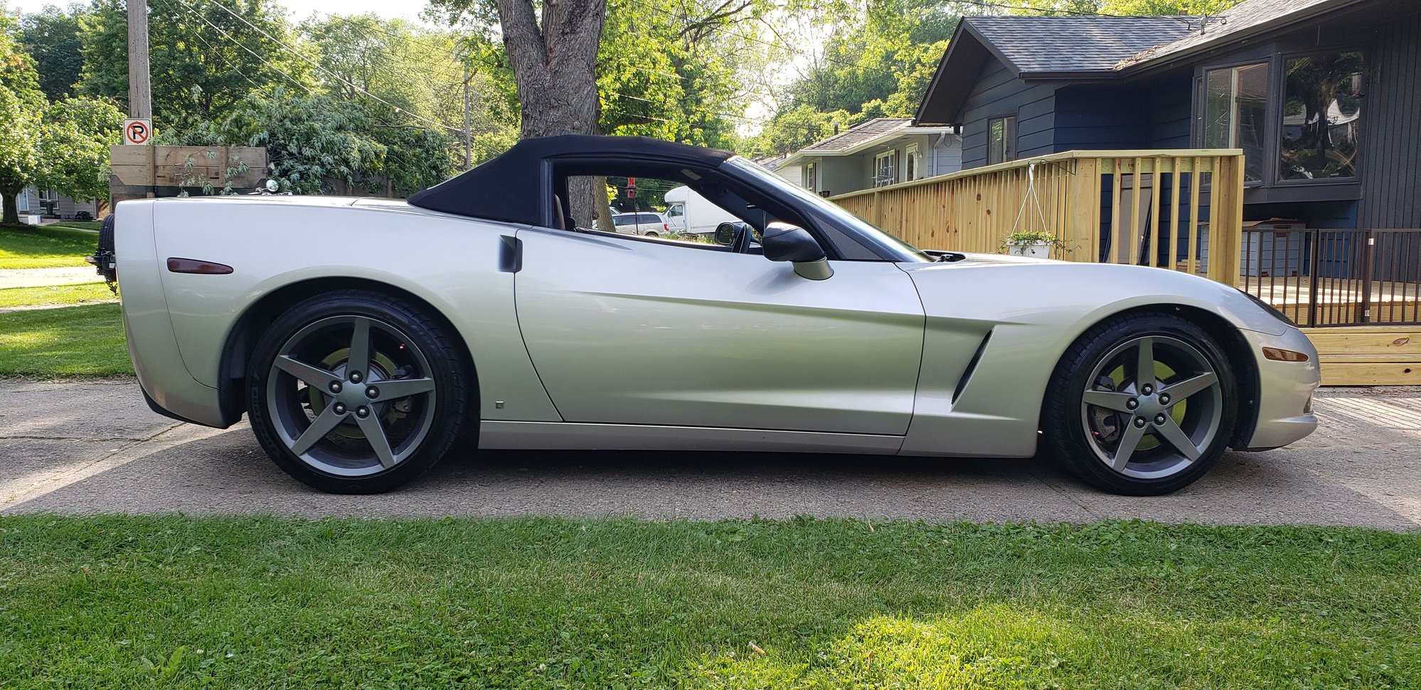 FS (For Sale) 2006 C6 convertible 35k miles machine silver/ red ...