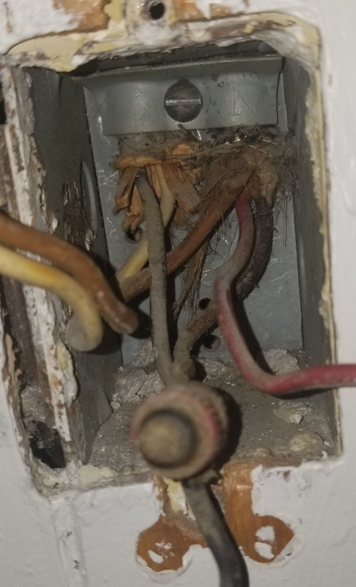 Installing switch/outlet combo - DoItYourself.com Community Forums