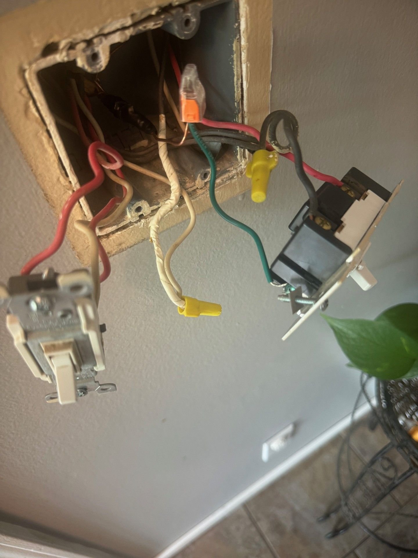 issues with changing kitchen switch to switch/outlet combo - DoItYourself.com Community Forums