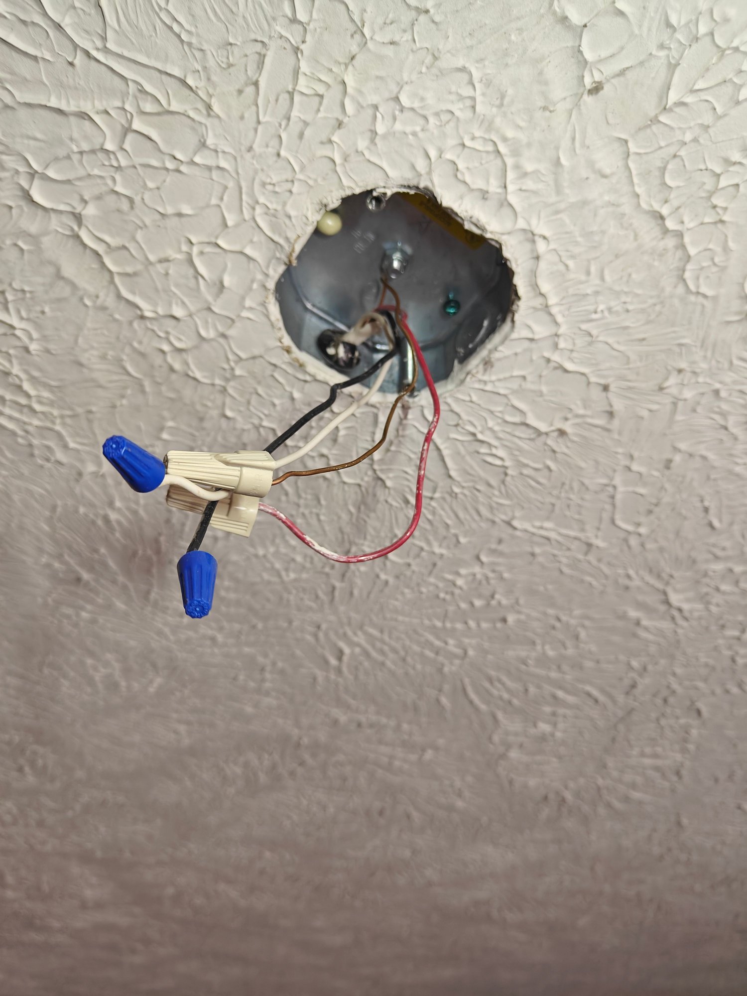 Wiring help with bedroom light - DoItYourself.com Community Forums