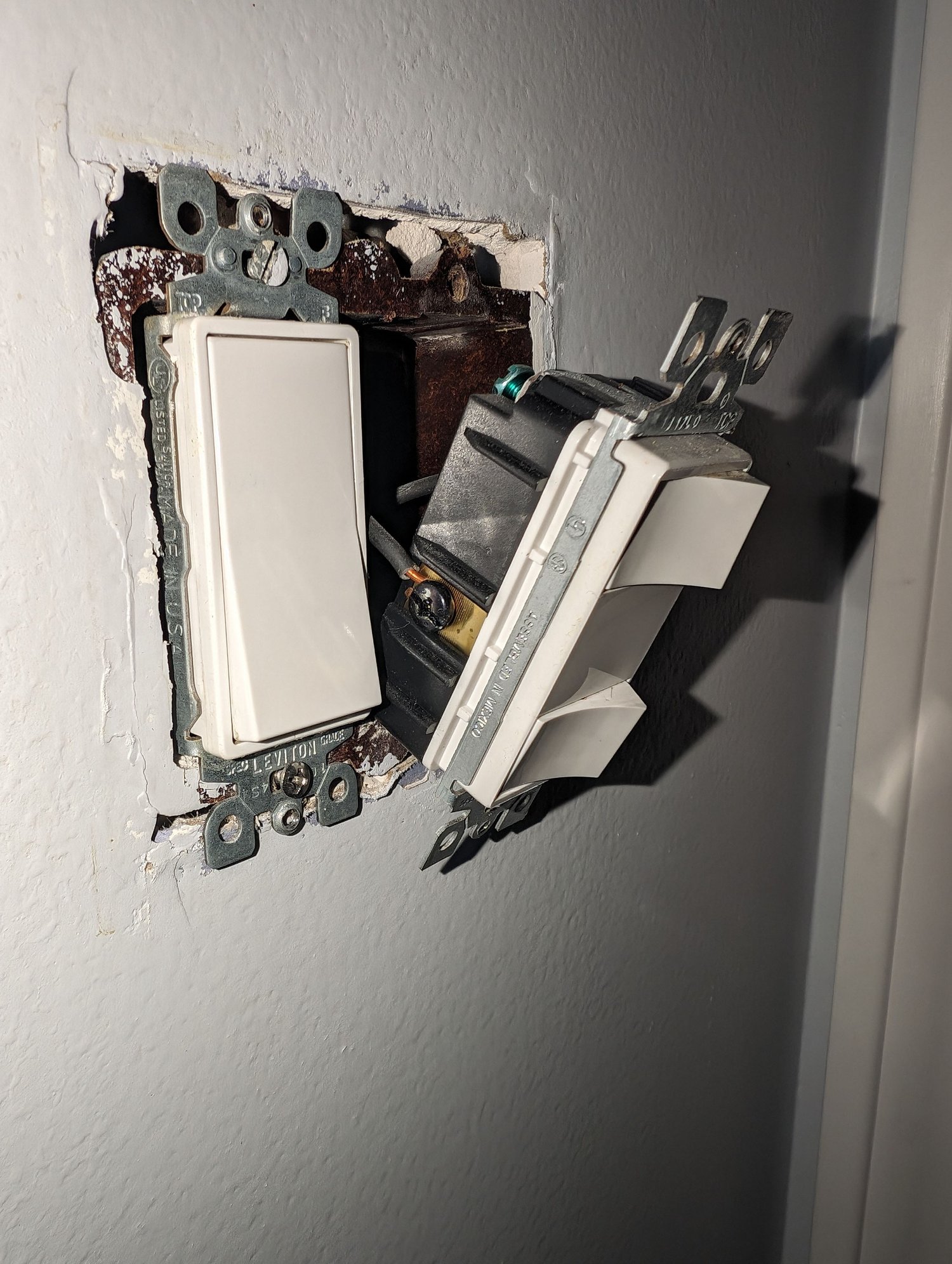 New 2 light rocker switch replacement - DoItYourself.com Community Forums