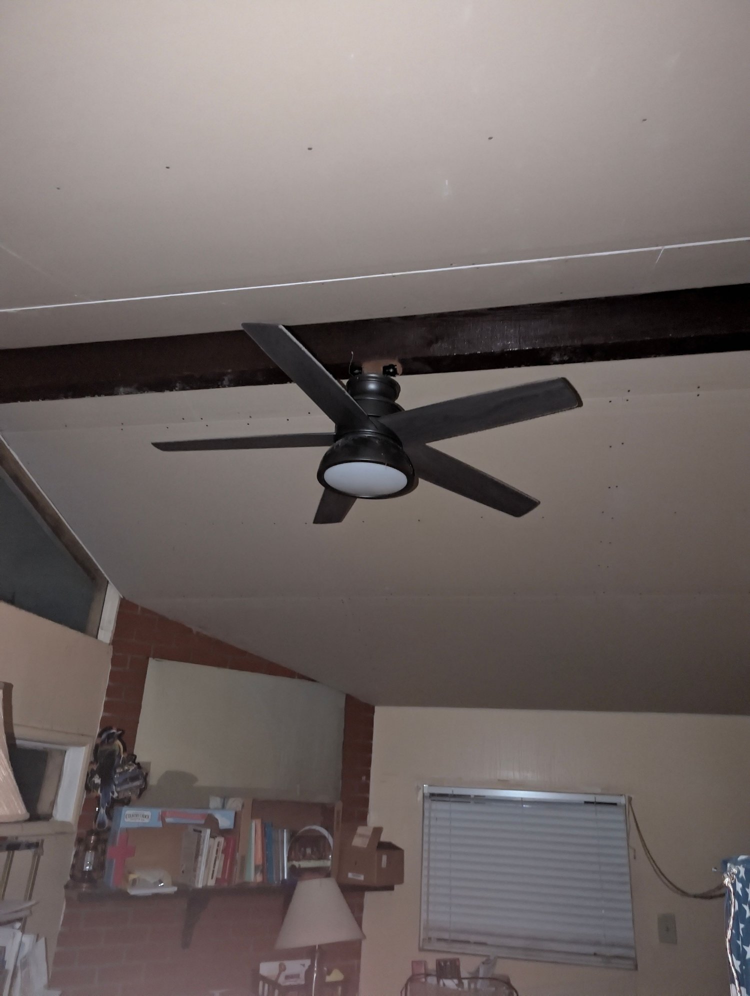 Please I Need help identifying this ceiling fan - DoItYourself.com Community Forums