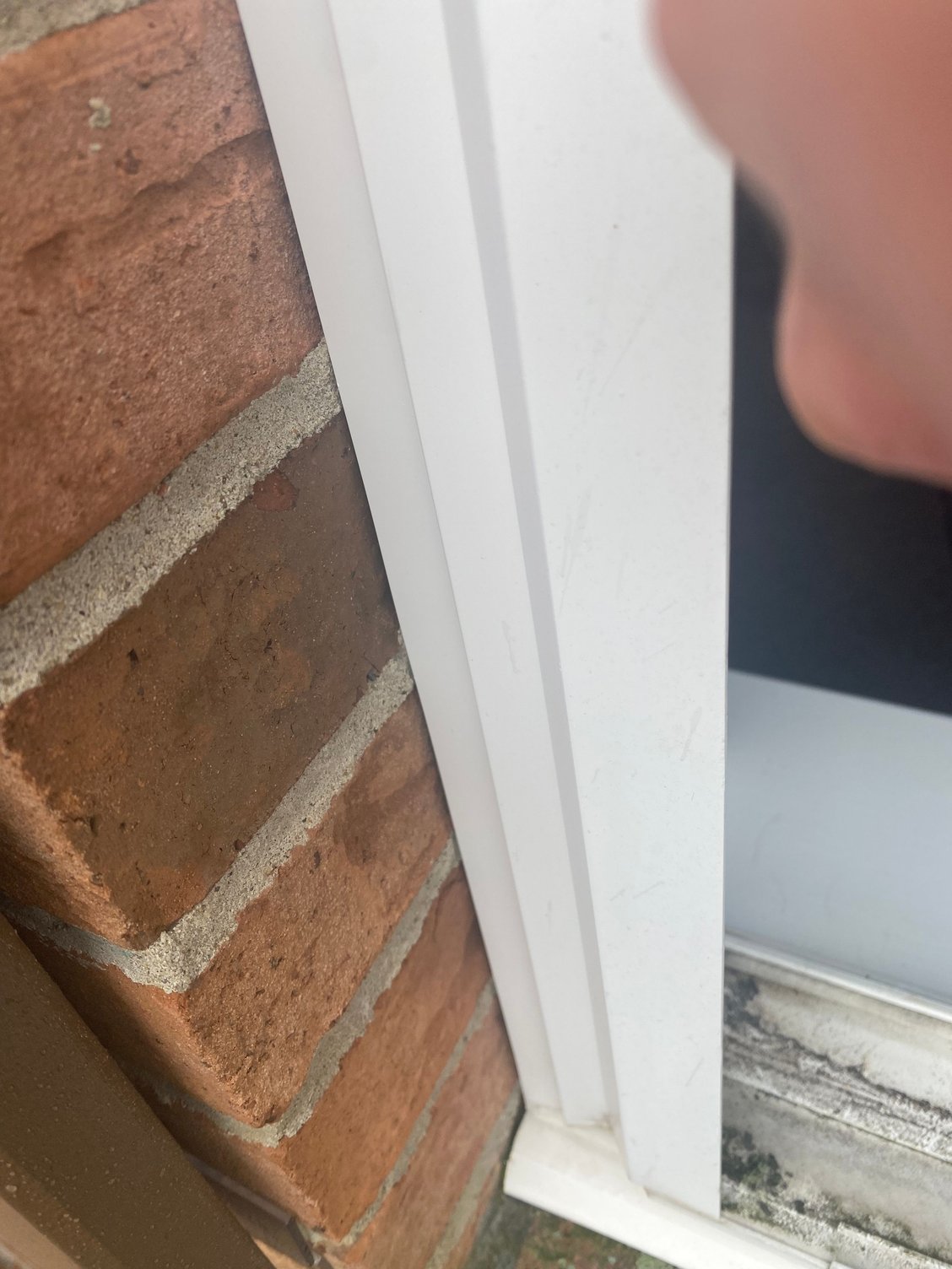 Vinyl Window Air Gap Between Sash and Frame - DoItYourself.com ...