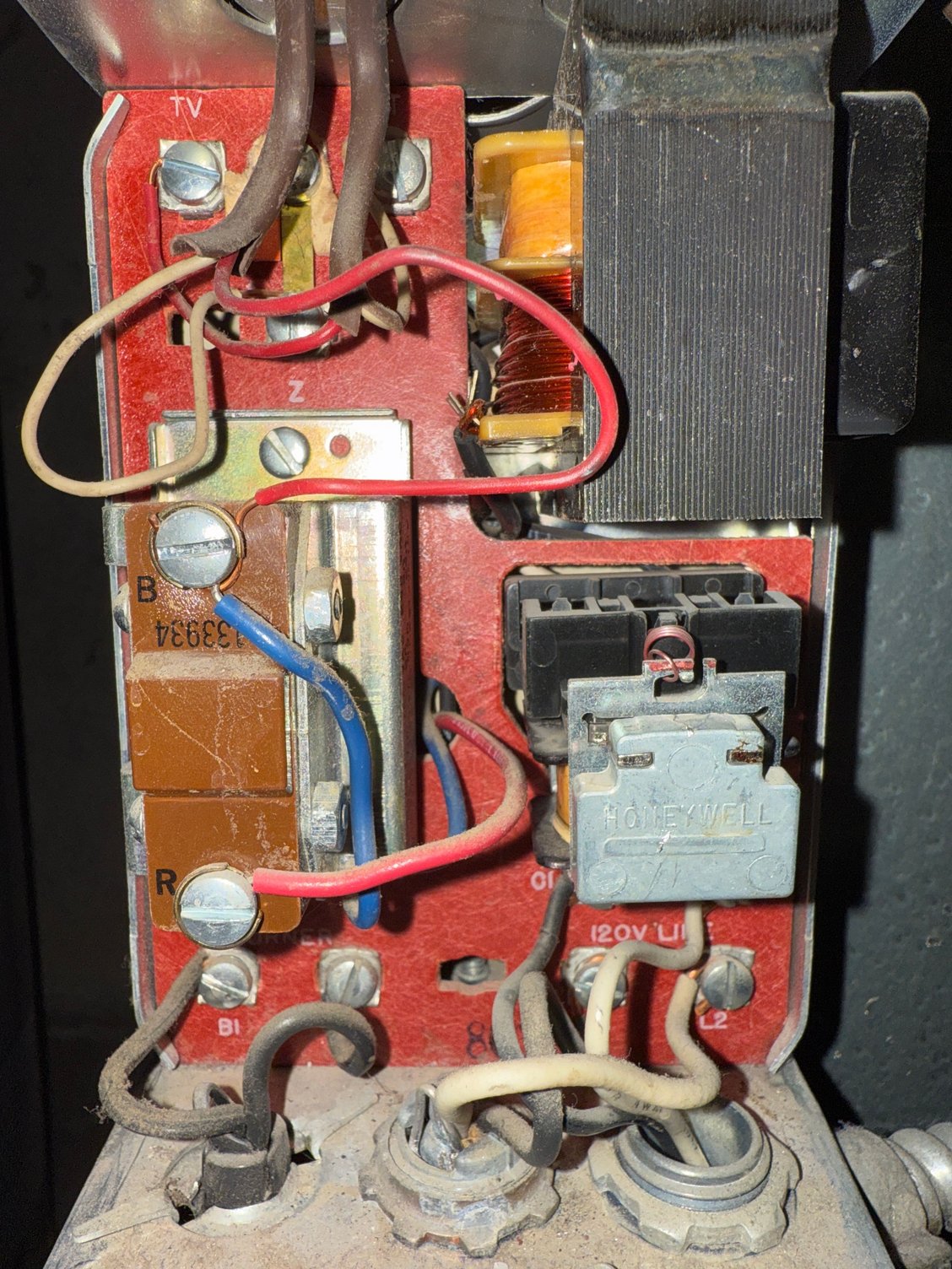 Help with thermostat control relay on 42 year old boiler. No heat ...