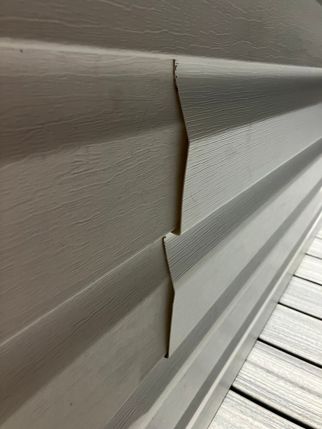 Adhesive for vinyl siding gap? - DoItYourself.com Community Forums