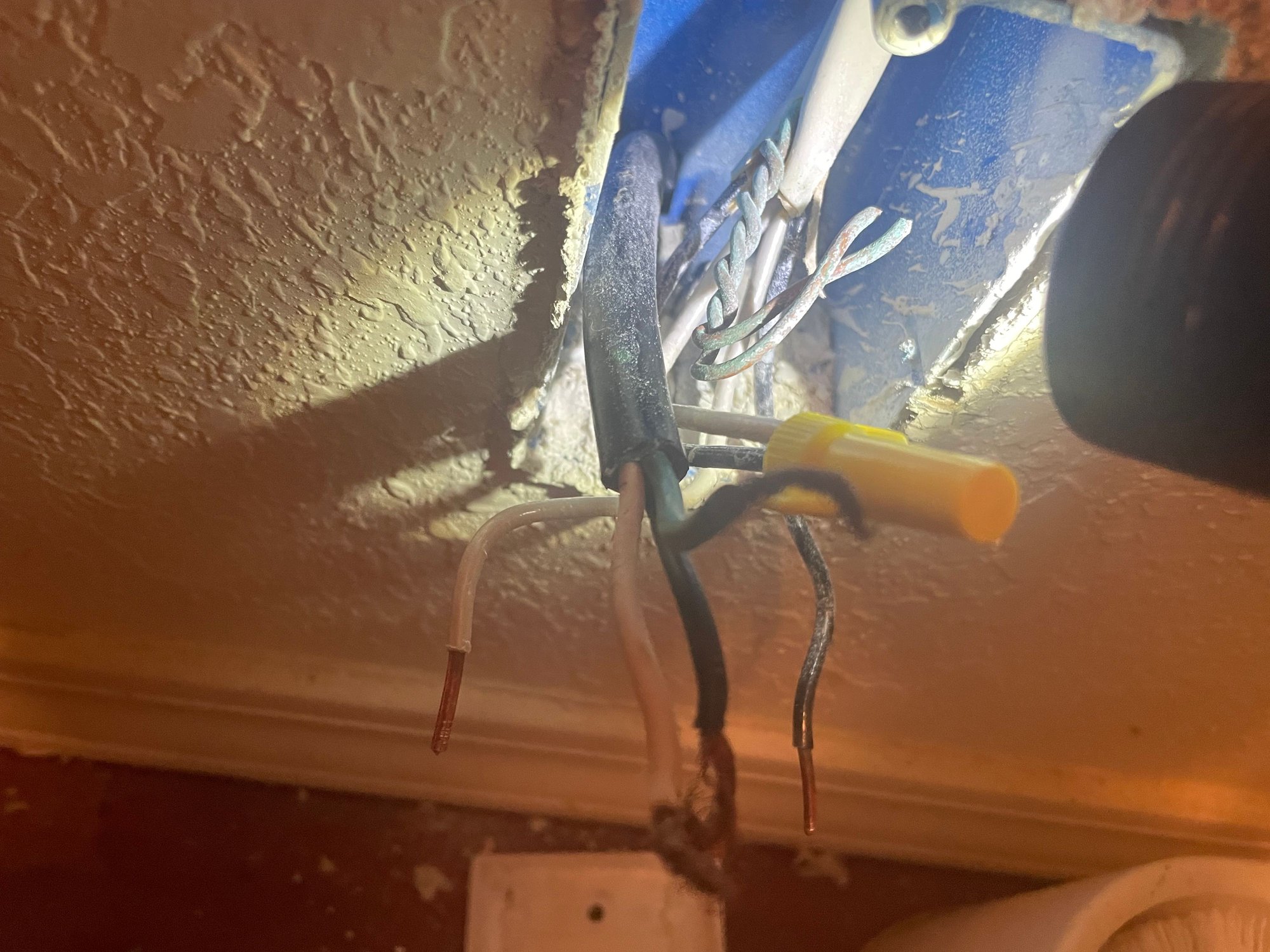 Pool light wiring - DoItYourself.com Community Forums