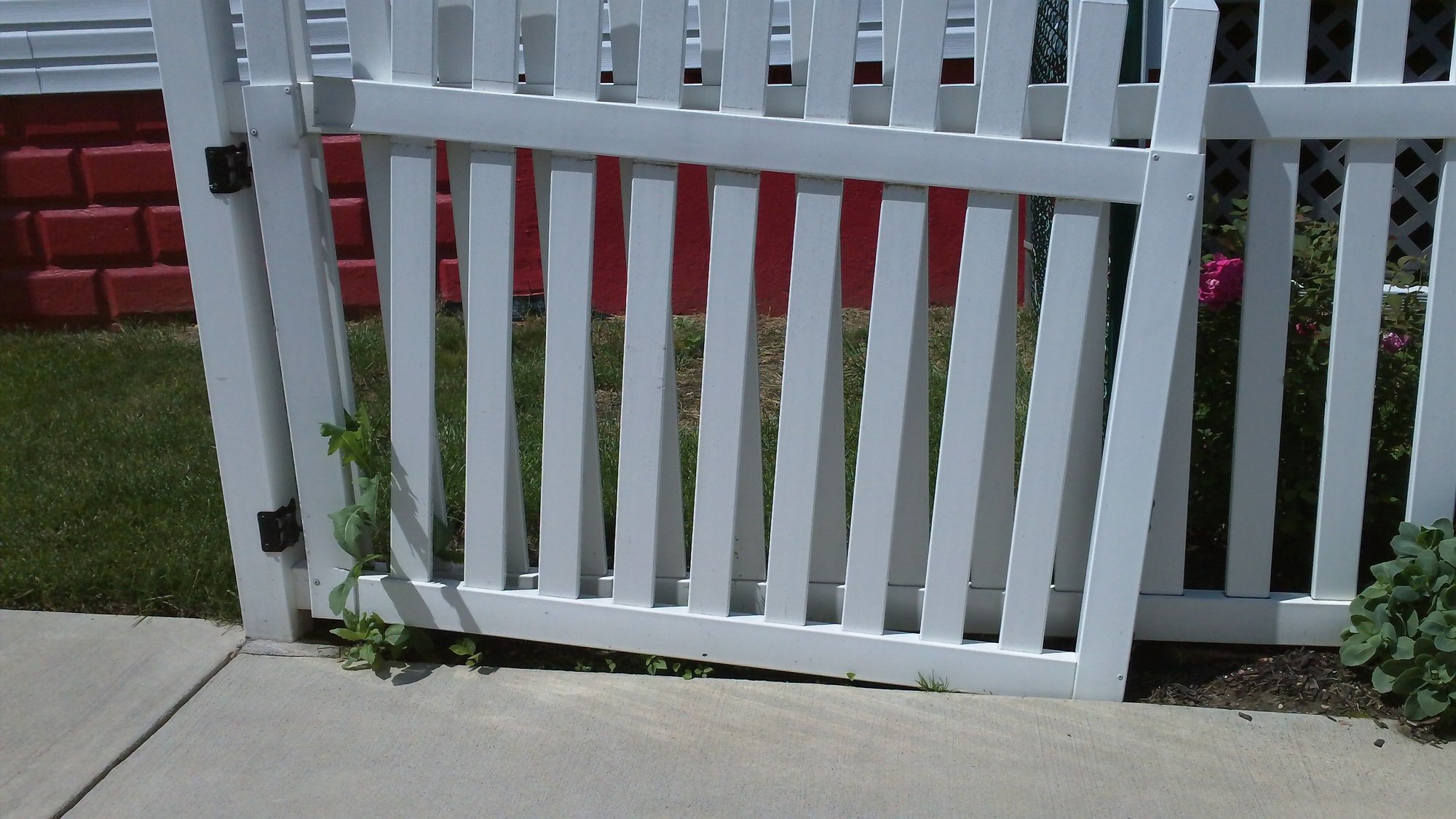 broken gate repair or replace - DoItYourself.com Community Forums