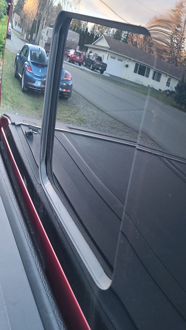 Closeup pictures of power sliding rear window seal - Ford F150 Forum ...