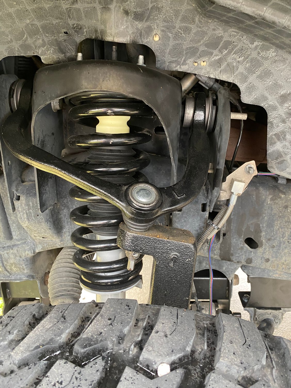 Suspension angle pics of a 2wd on a 6 inch RC lift with lifted struts ...