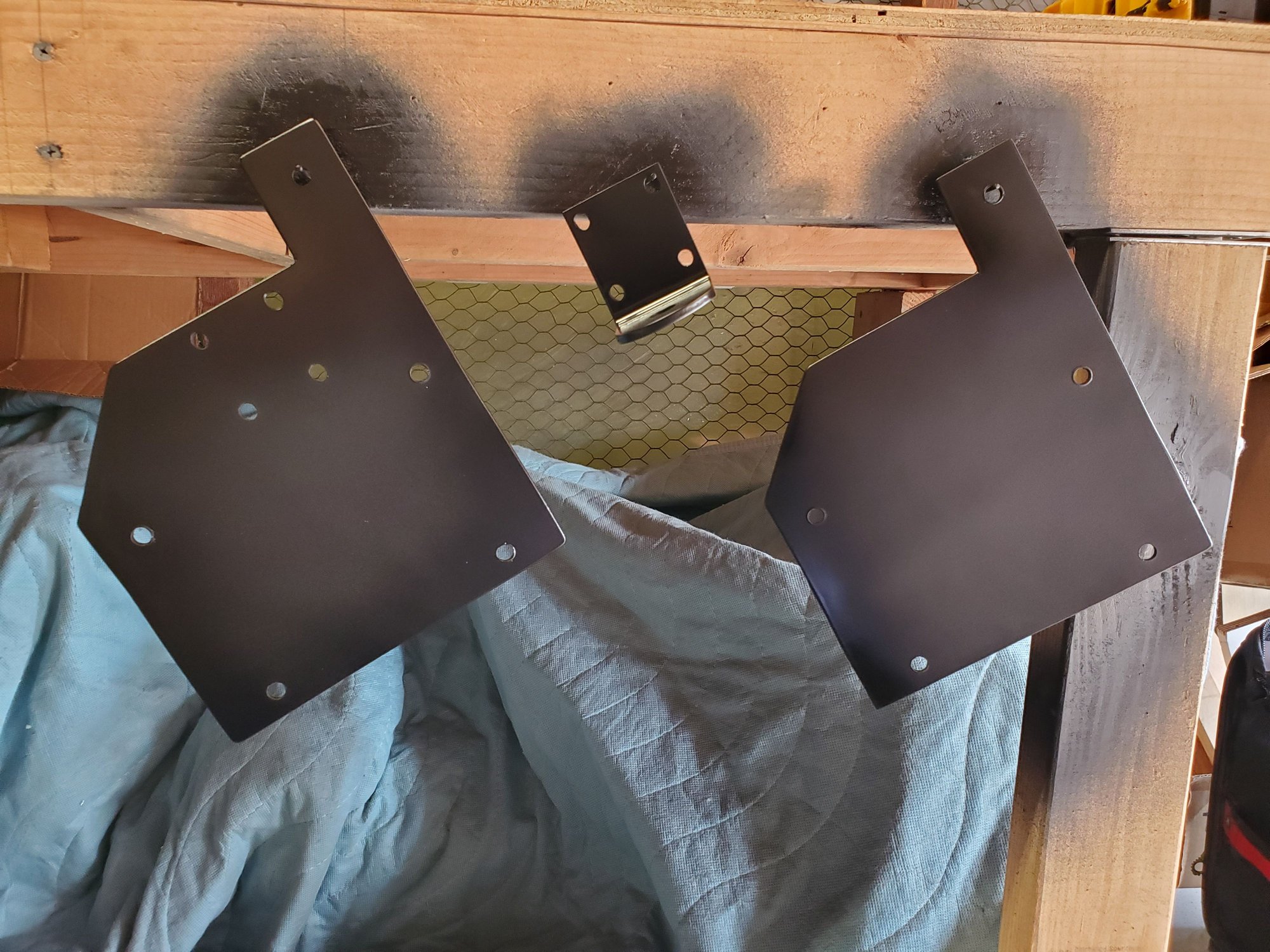 Adding Unistrut Rails and E-Track...Trashing Box Link System - Page 2 ...