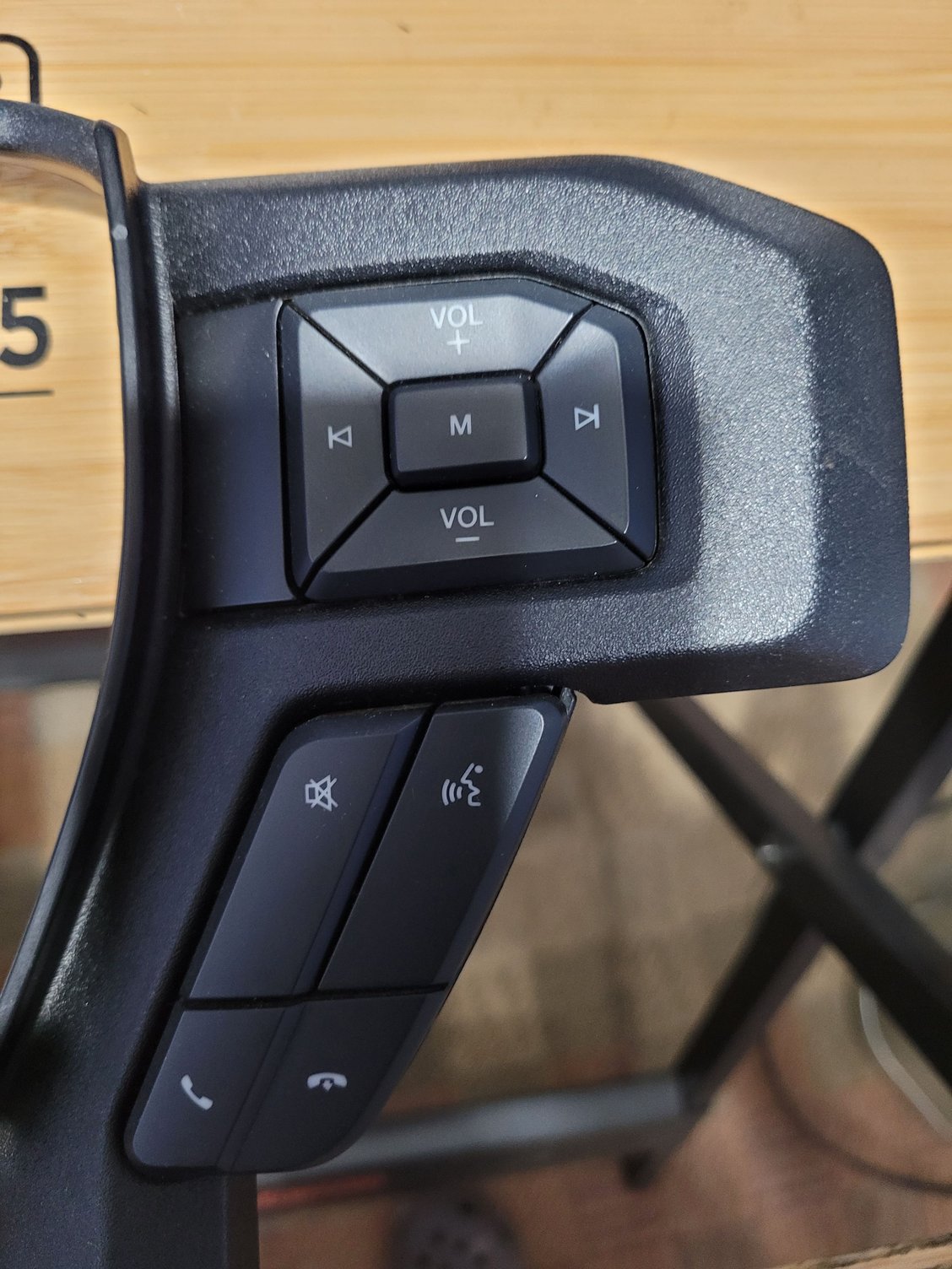 2016 F150 XLT replace steering wheel audio controls - Ford F150 Forum ...