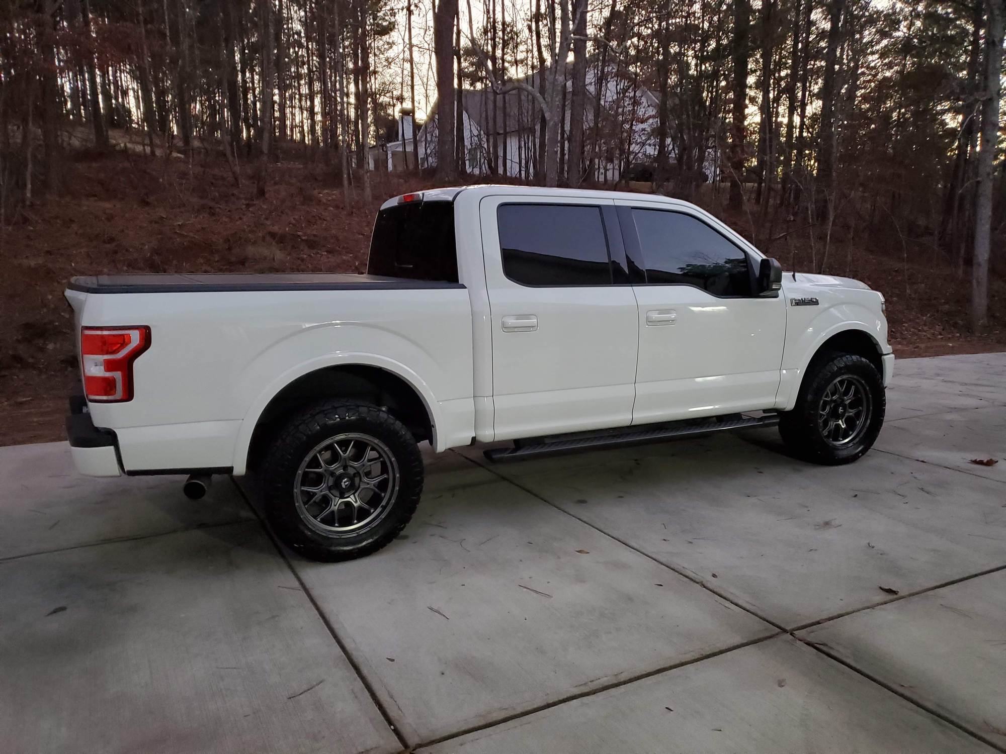 Southeast Fuel Tech D672 Anthracite 20x9, +1 Offset w/Nitto Ridge ...