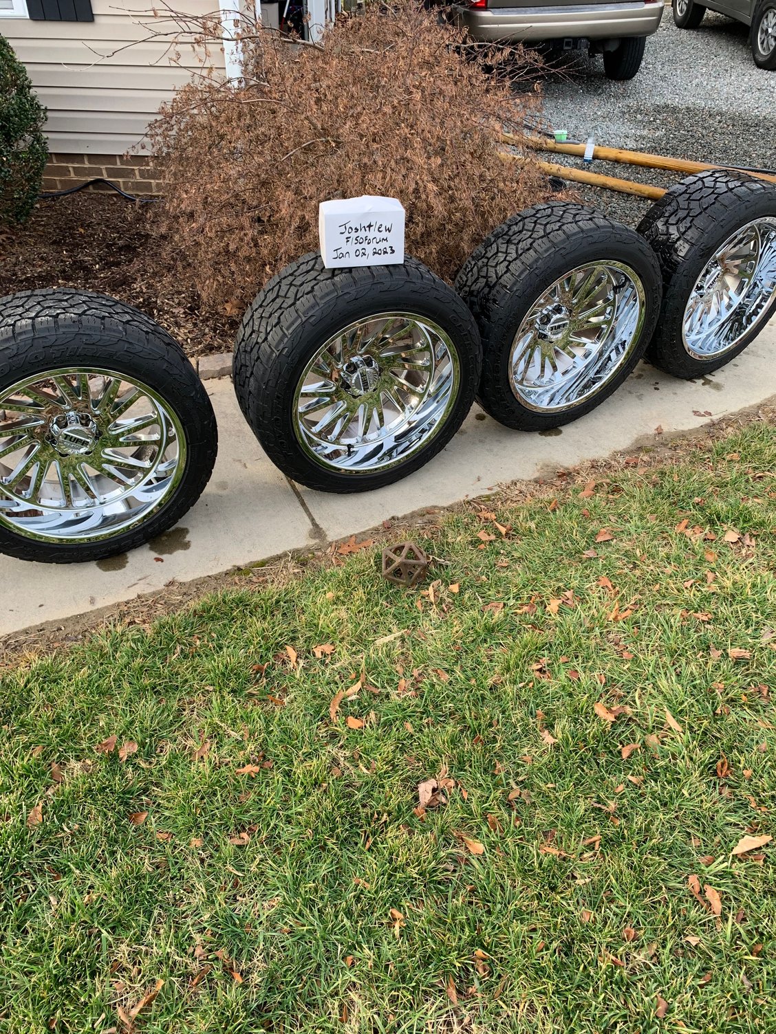 Southeast 22x12 Tuff T2A wheels and 33x12.5R22 Toyo Open Country AT3 ...