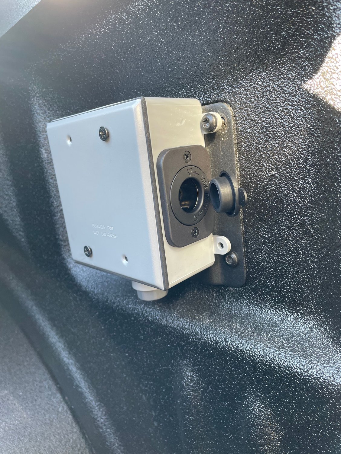 12v outlet in bed...my custom job - Ford F150 Forum - Community of Ford ...