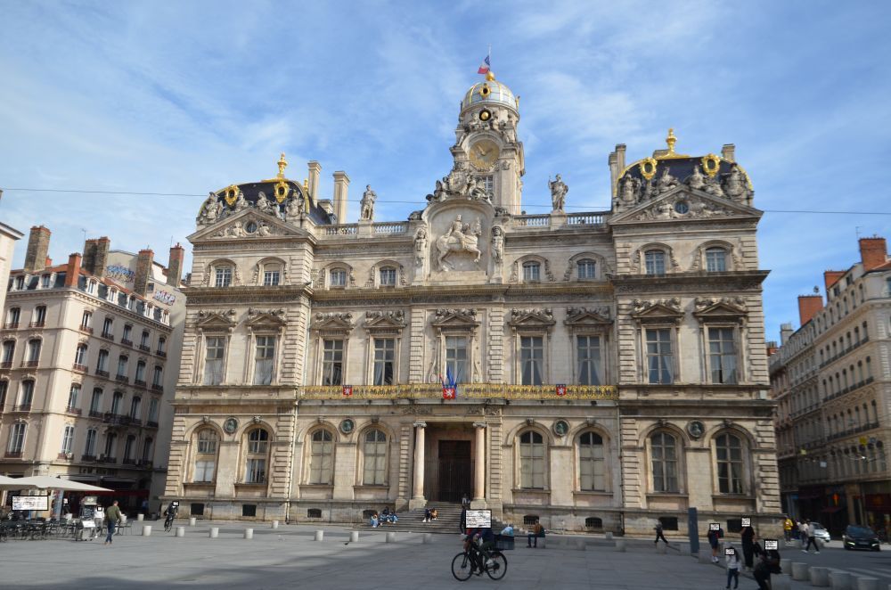 Endless jet set and glamour - or just a few fill-ins? - Page 3 ...