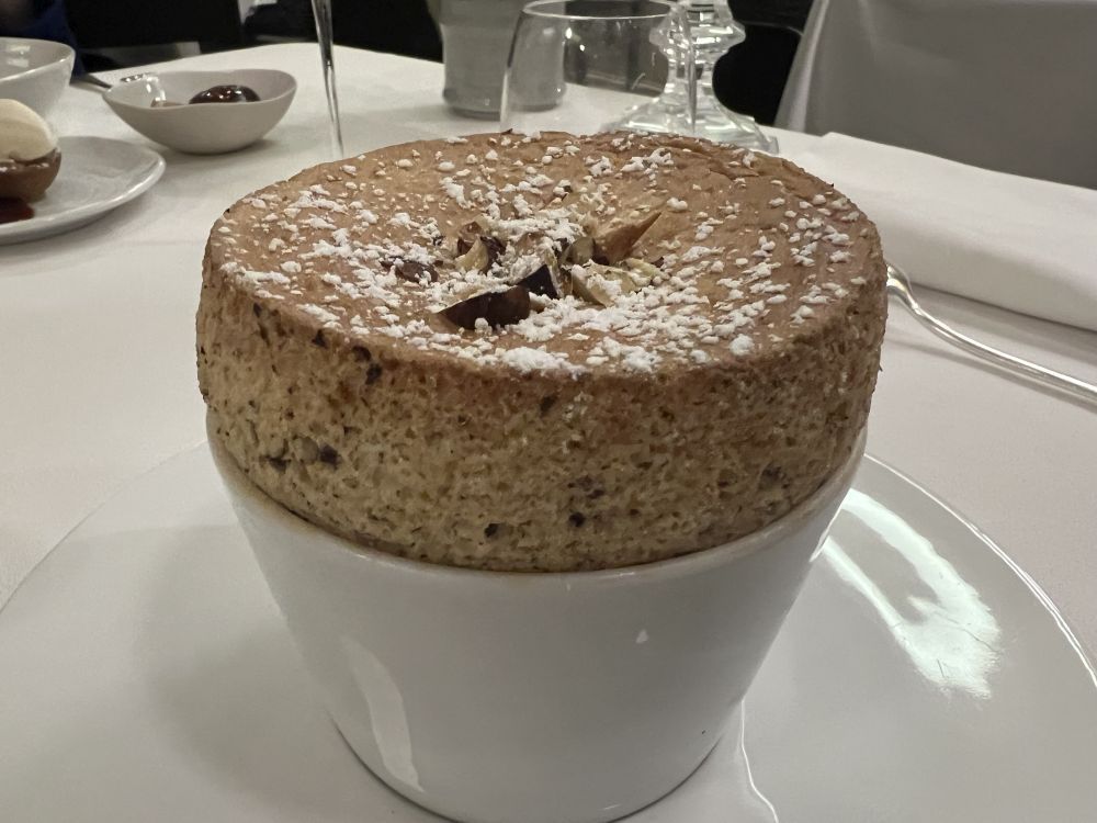 Endless jet set and glamour - or just a few fill-ins? - Page 3 ...