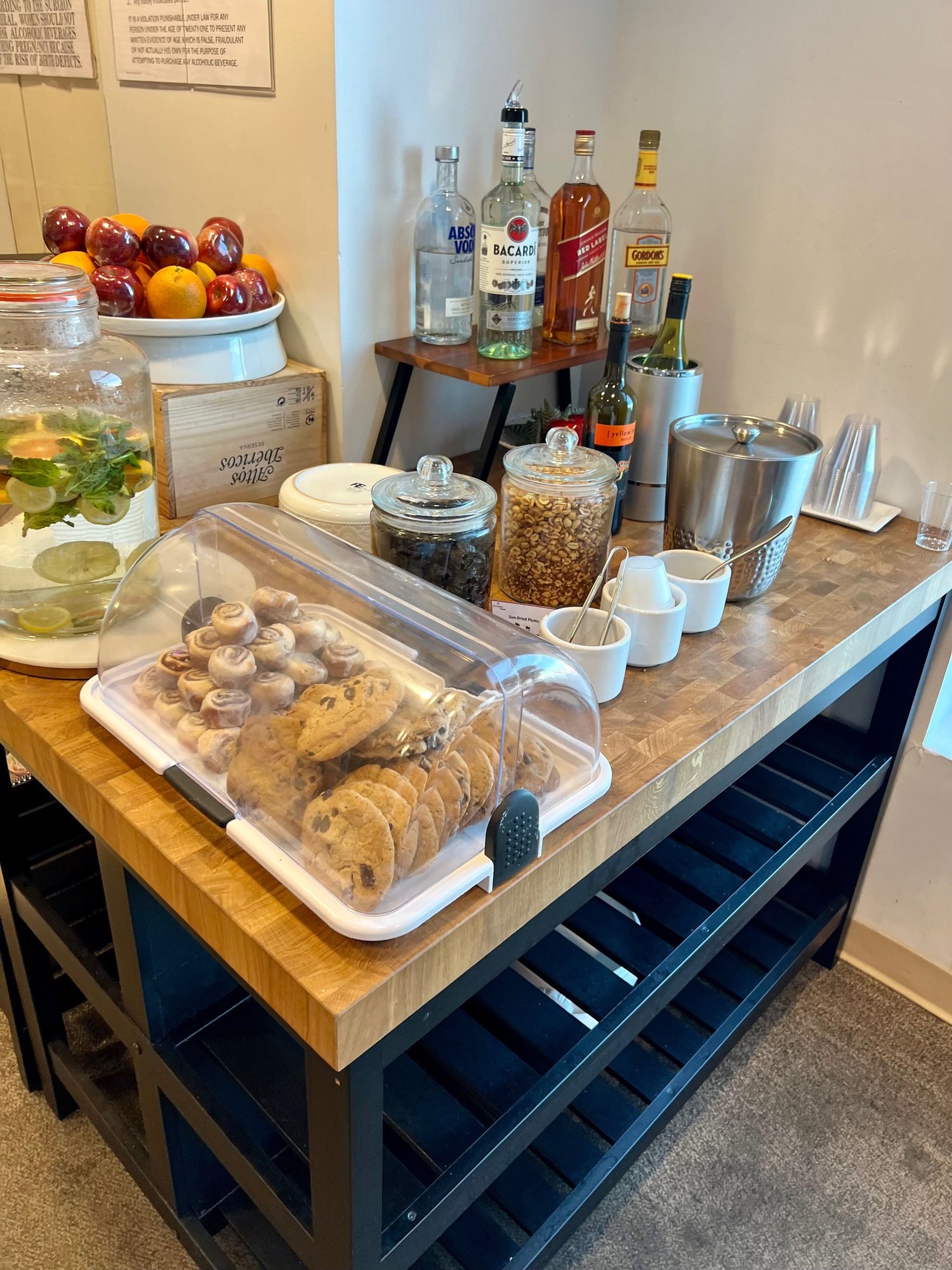 What is the best lounge at JFK Terminal 4? - FlyerTalk Forums