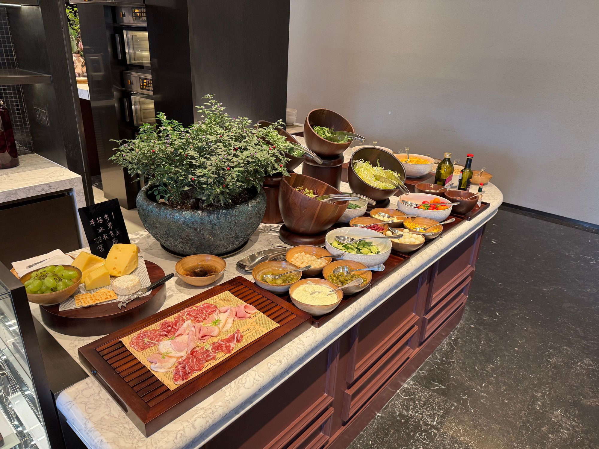 Thompson Shanghai Expo (and adjacent Mumian/Unbound) REVIEW - MASTER ...