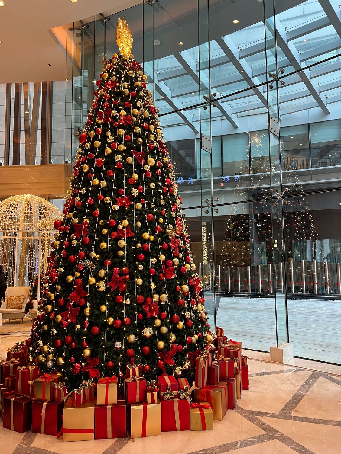 Share The Christmas or Holiday Decorations at Marriott Bonvoy Hotels ...