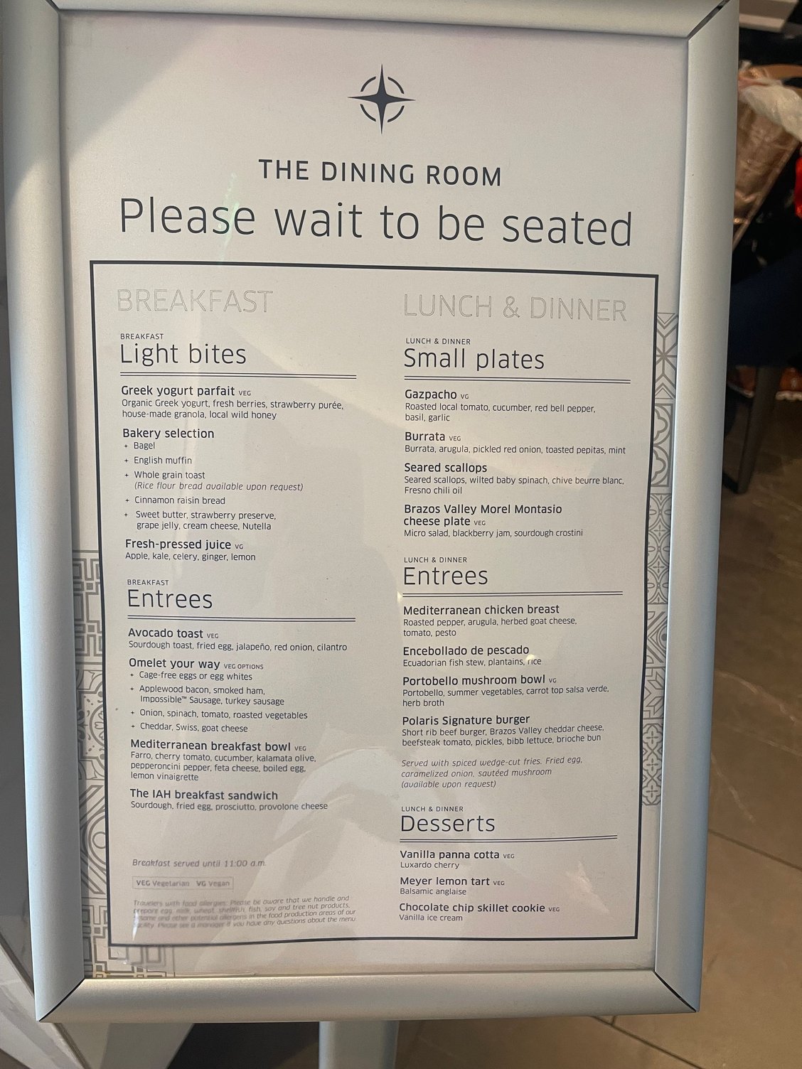 IAH Polaris lounge (E11/12 - top fl) -- Reviews, Experiences, Q&A ...