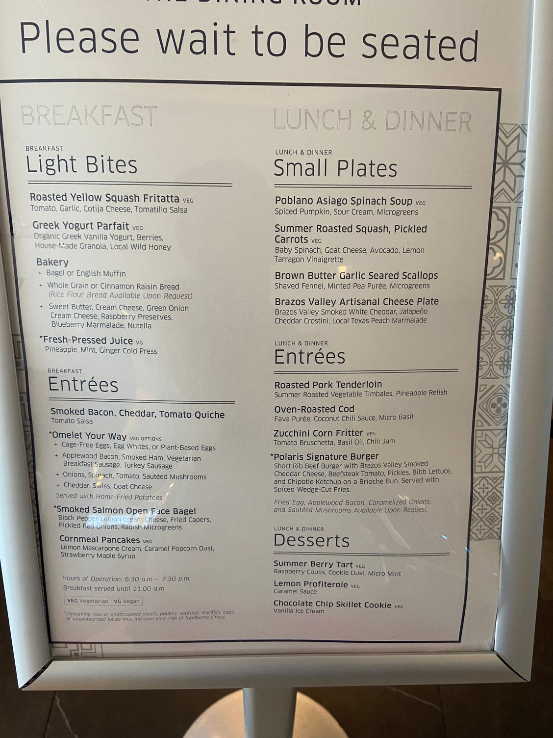 IAH Polaris lounge (E11/12 - top fl) -- Reviews, Experiences, Q&A ...