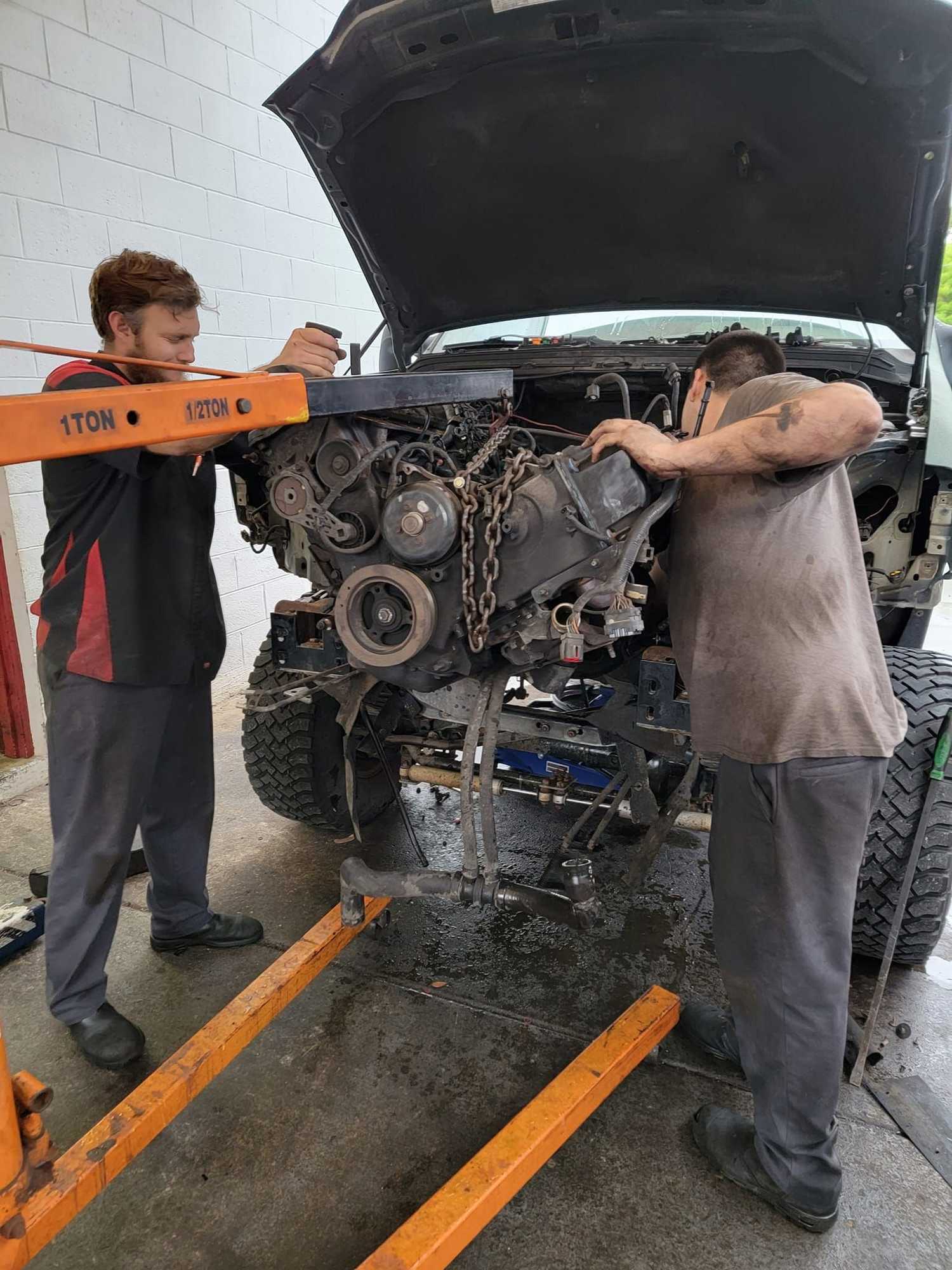 Godzila Ford Excursion - Swap happening now - Ford Truck Enthusiasts Forums