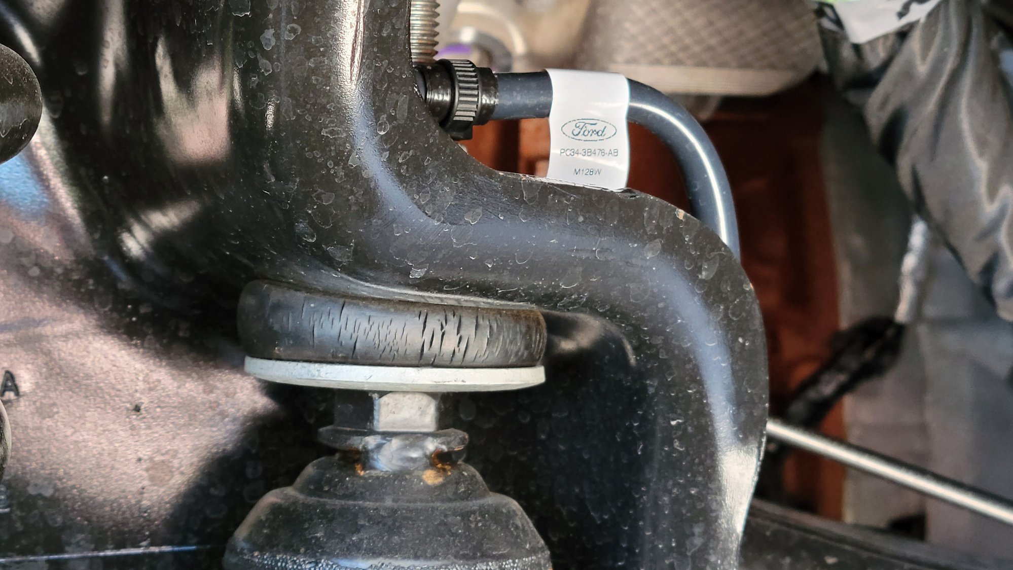 2023 Super Duty Cracked Rubber Shock Mounts - Ford Truck Enthusiasts Forums