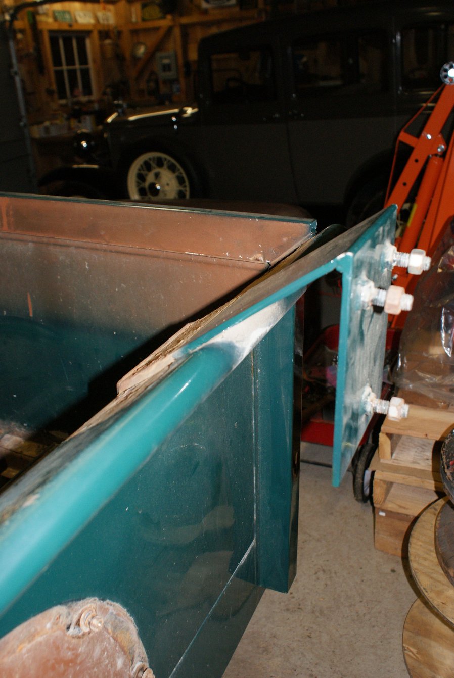 1952 spare tire carrier - Ford Truck Enthusiasts Forums