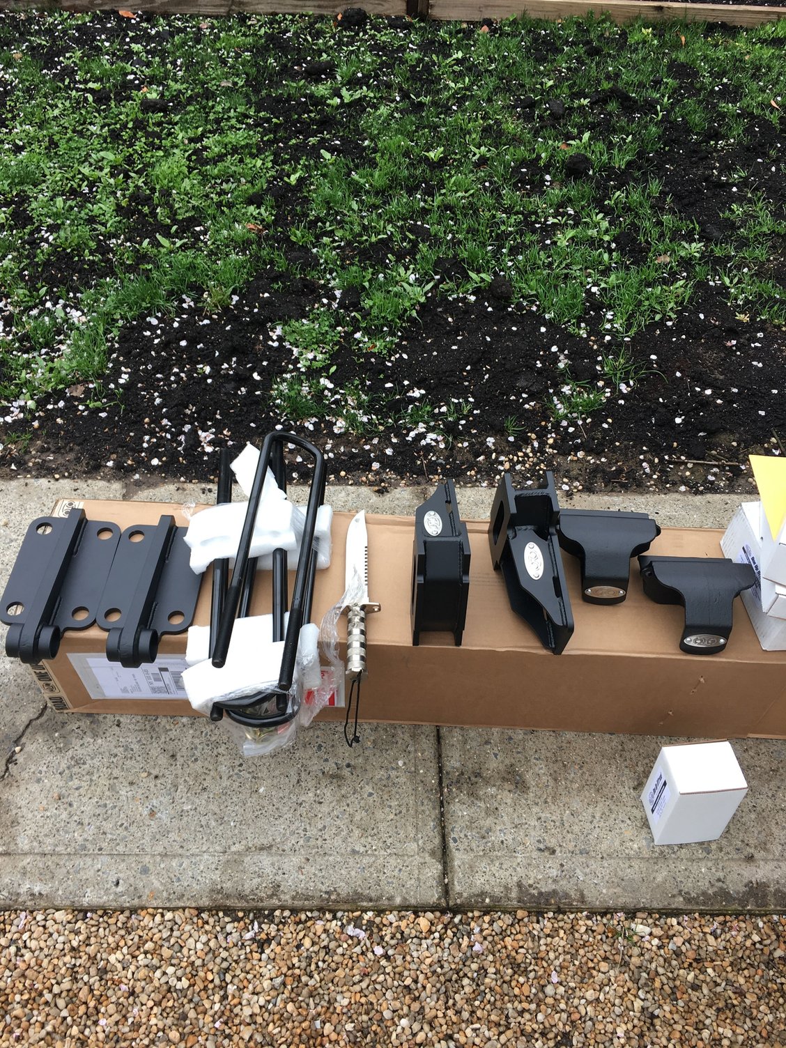 One up off-road traction bars and 3” Dana 110 lift block kit - Ford ...