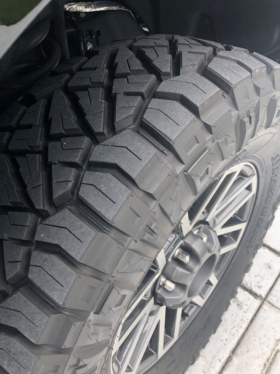 17/18 Super Duty Lariat 20's wrapped in 37' Nitto Ridge Grapplers ...