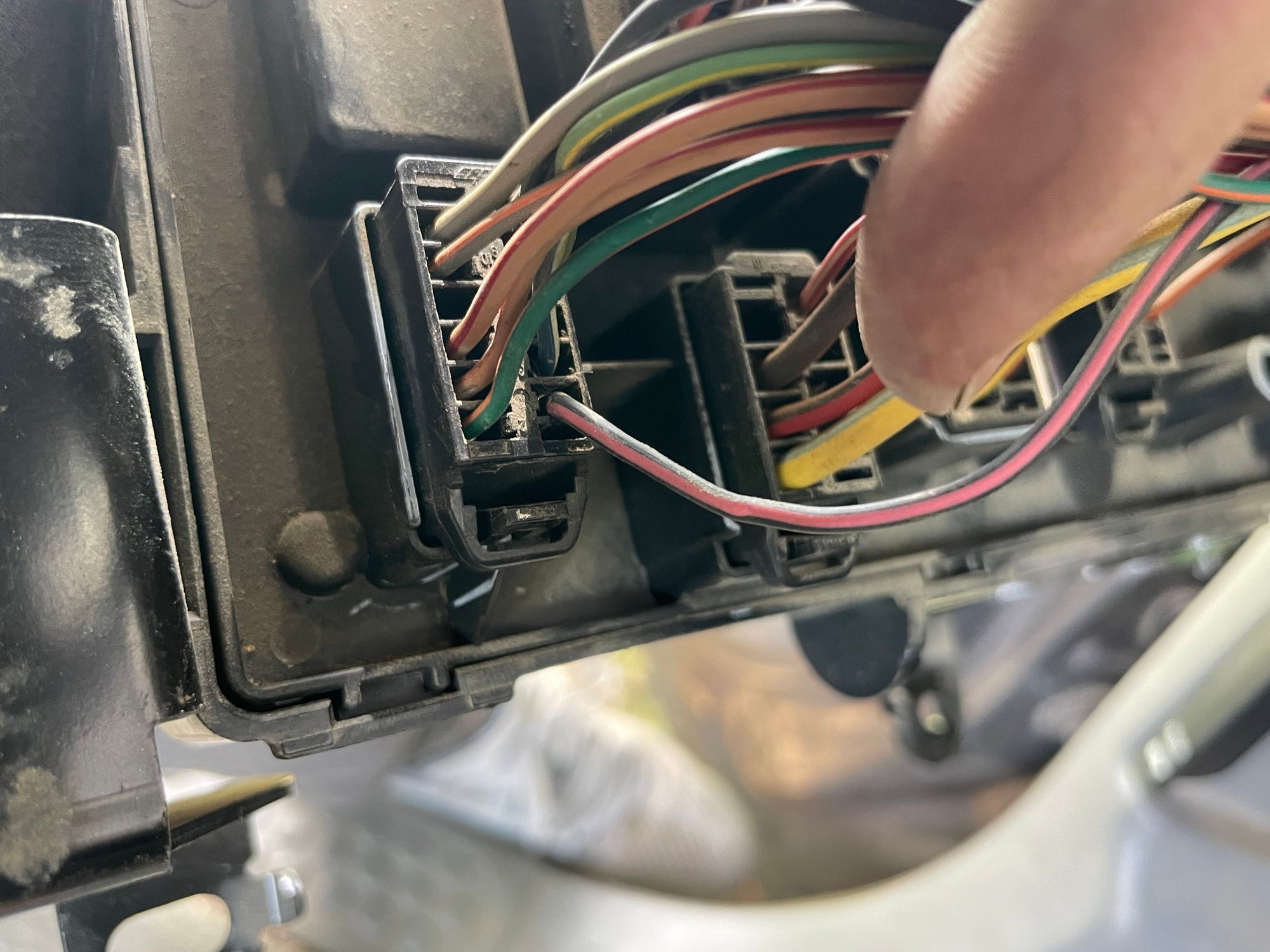 Reverse light wire color? - Ford Truck Enthusiasts Forums