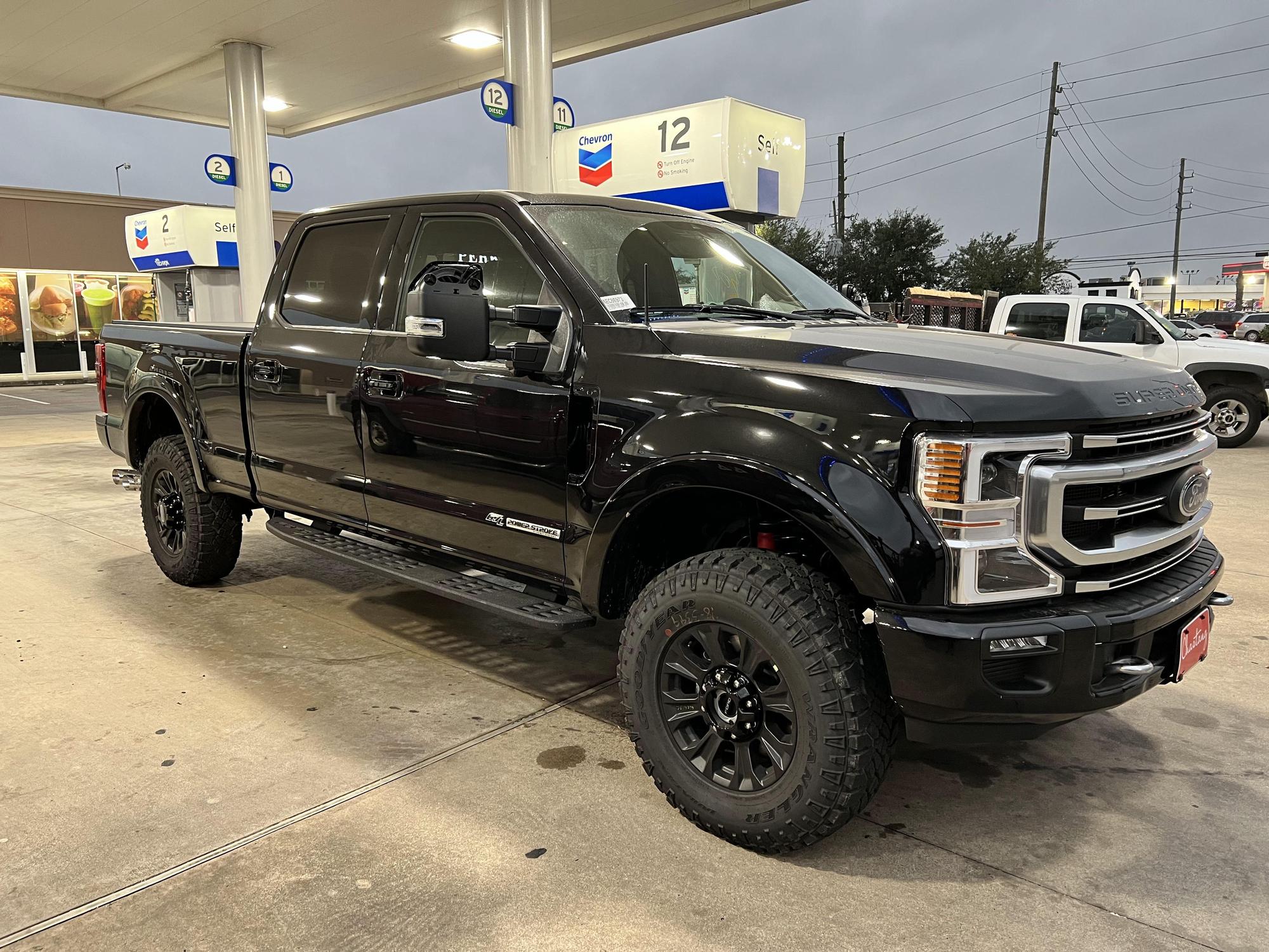 Brand new 2022 F-250 Platinum Tremor gets ALL the MODS - Ford Truck ...