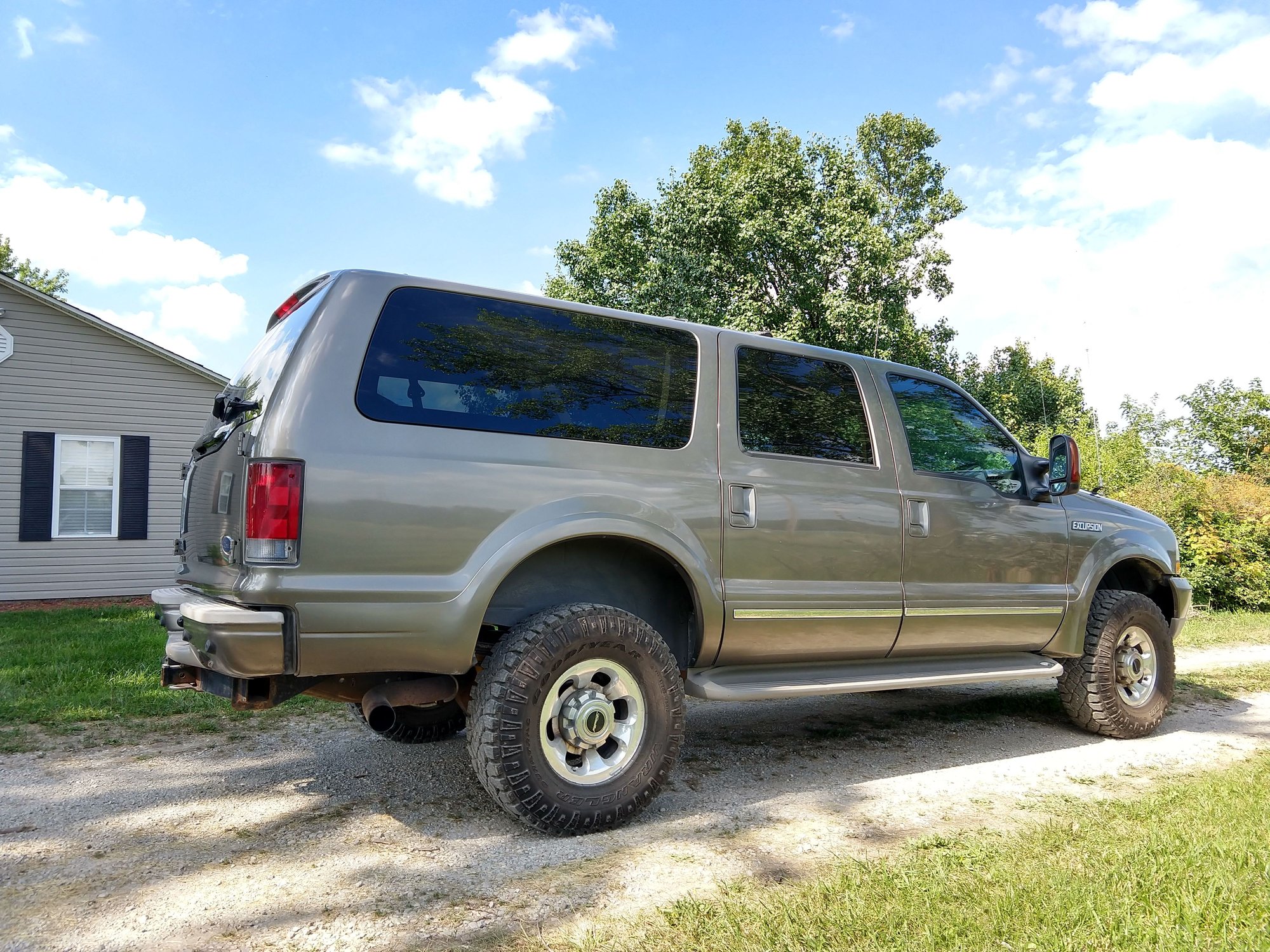 2004 Ford Excursion 4x4 Limited 6.0L diesel with many new parts and ...