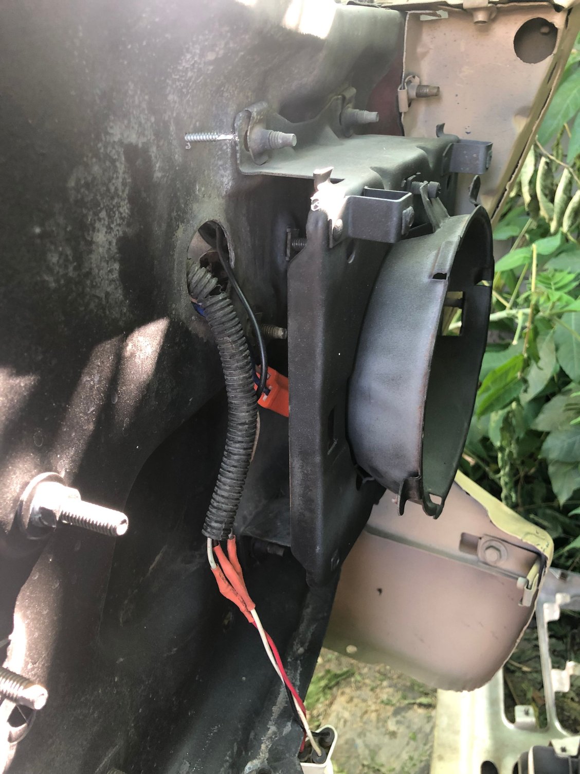 Headlight bucket. Need or swap or help. - Ford Truck Enthusiasts Forums