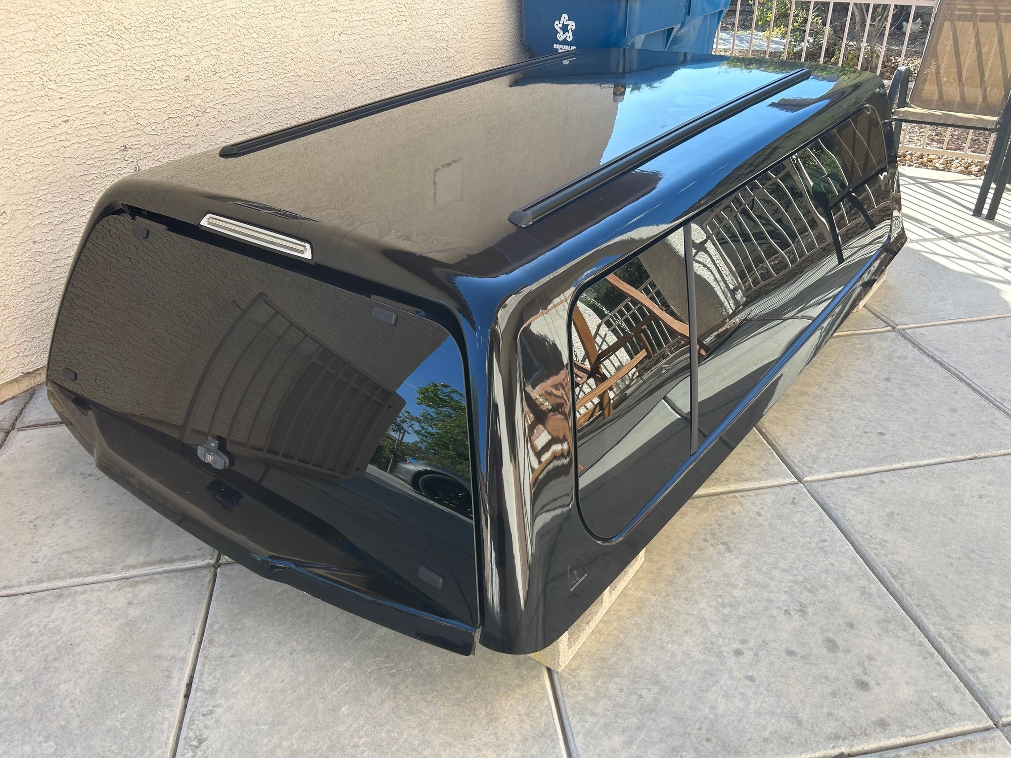 Leer camper shell truck topper for Ford F-250 F-350 w/ 8 ft bed - Ford ...