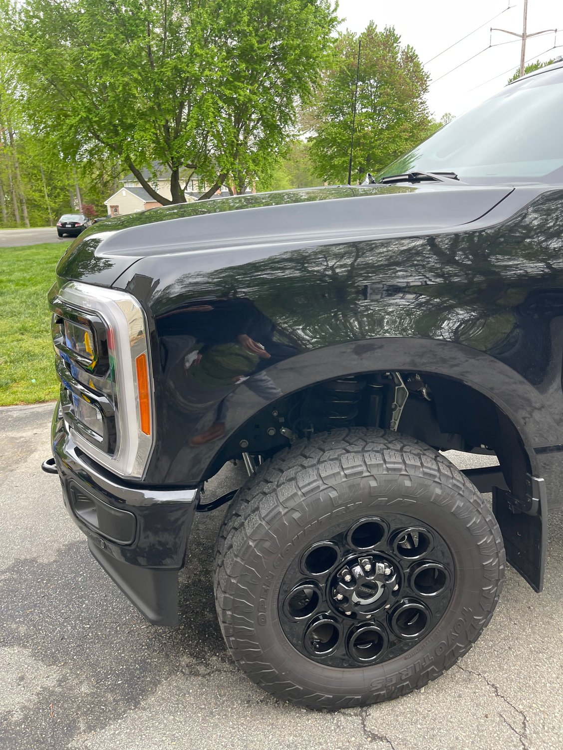 Got any pics of 295 tires on 23+ SDs? - Ford Truck Enthusiasts Forums