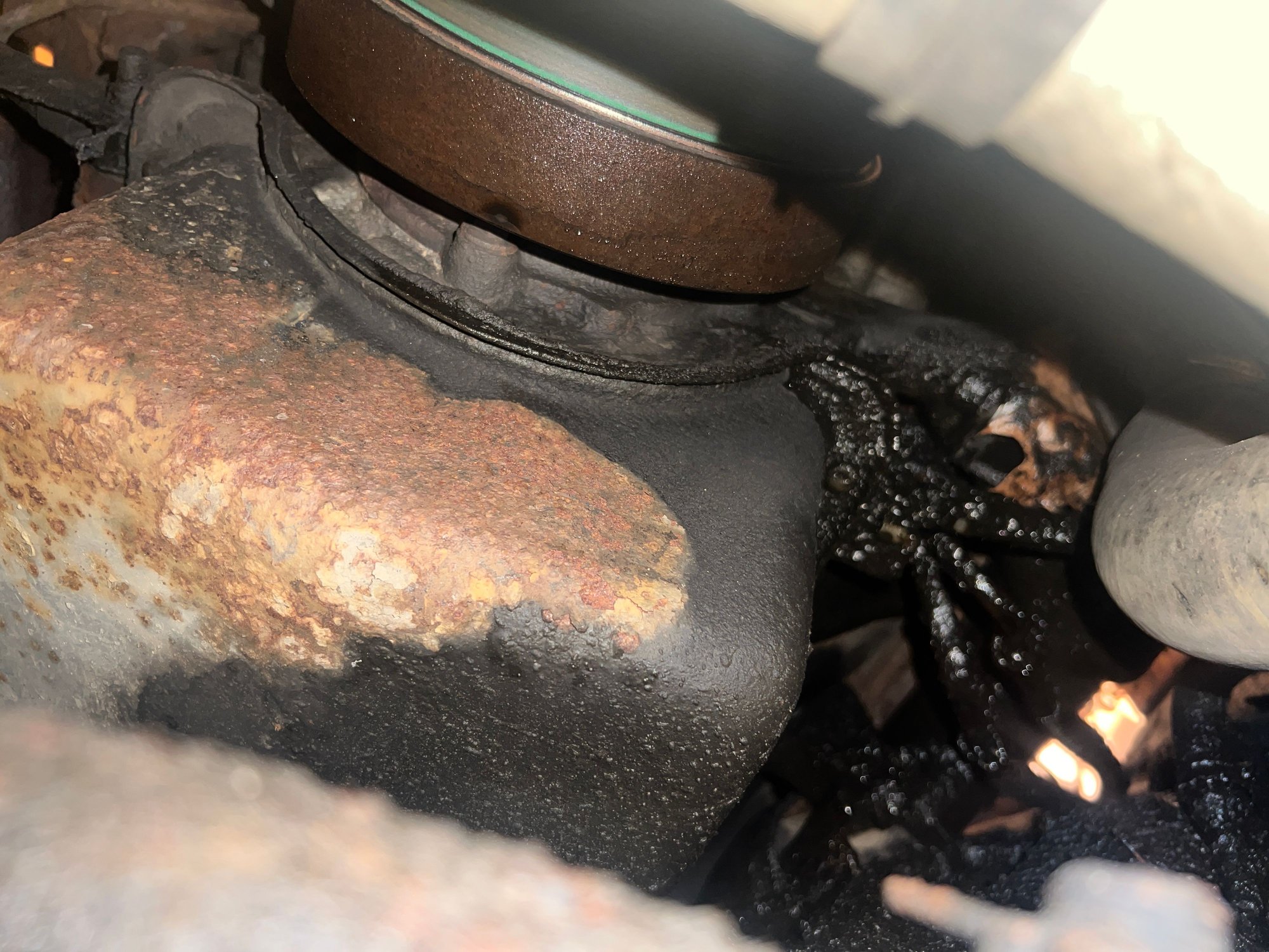 DS Front Oil Leak - Ford Truck Enthusiasts Forums