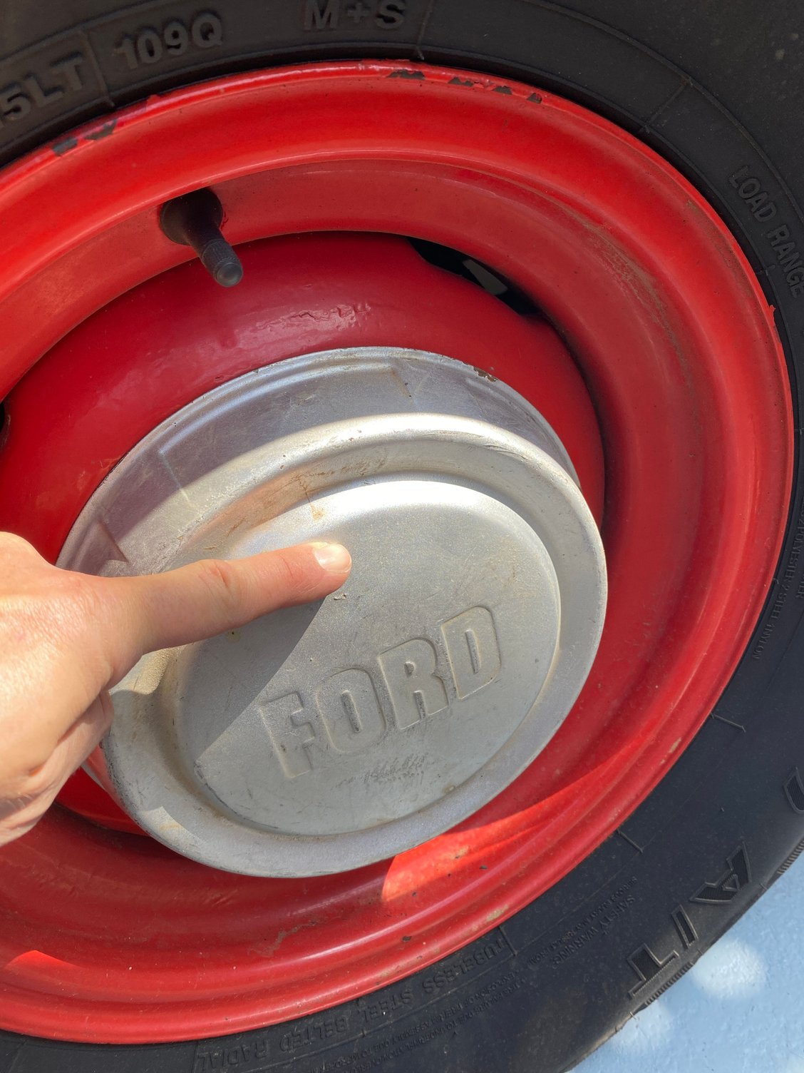 Hub cap clips/strange steel wheel - Ford Truck Enthusiasts Forums