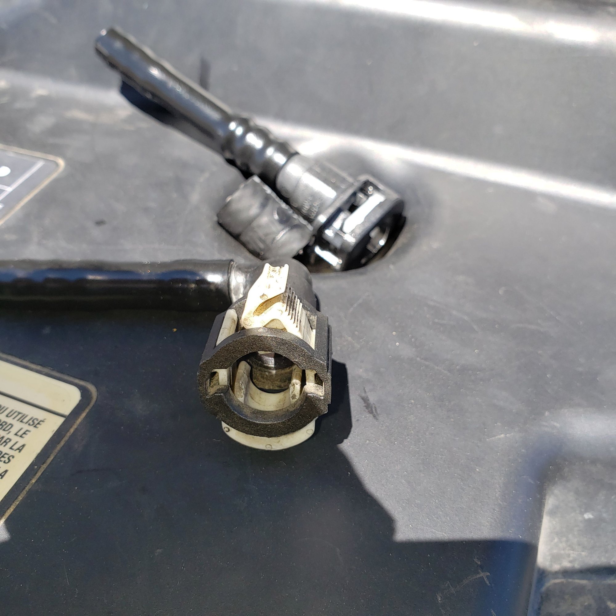 fuel filter fitting - Ford Truck Enthusiasts Forums